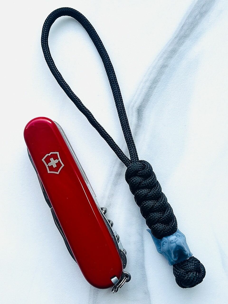 Темляк для ножа из паракорда с пластиковой бусиной в виде Добермана