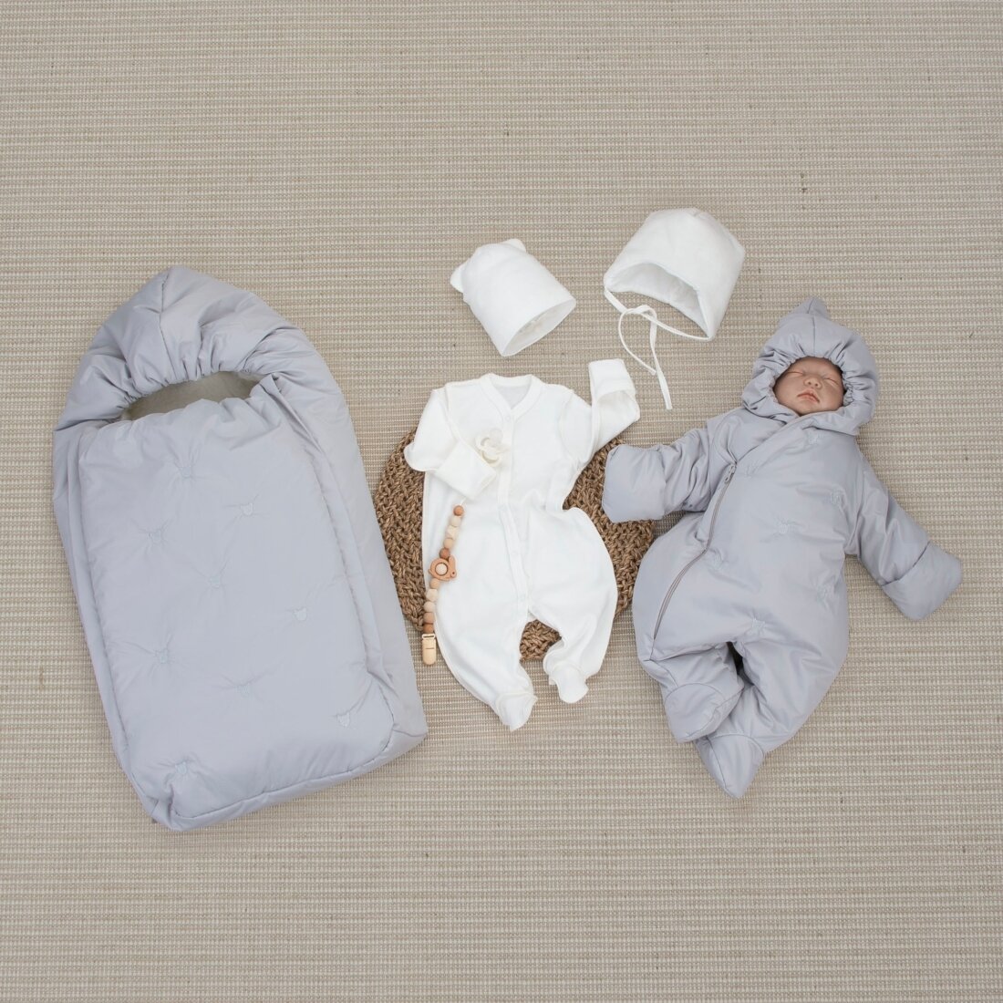 Комплект на выписку 5 предметов "Акварель. Вышивка Медвежонок", зимний, серый