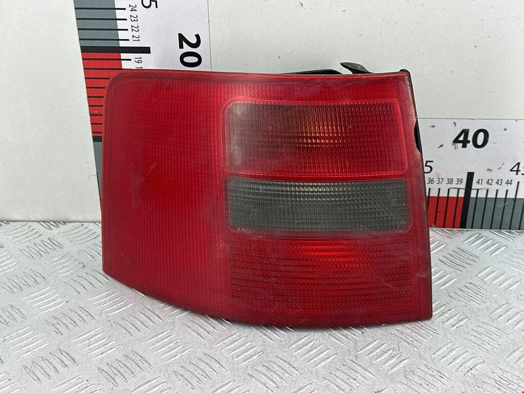 Фонарь задний левый Audi A6 C5 4B9945095D арт. 2197161
