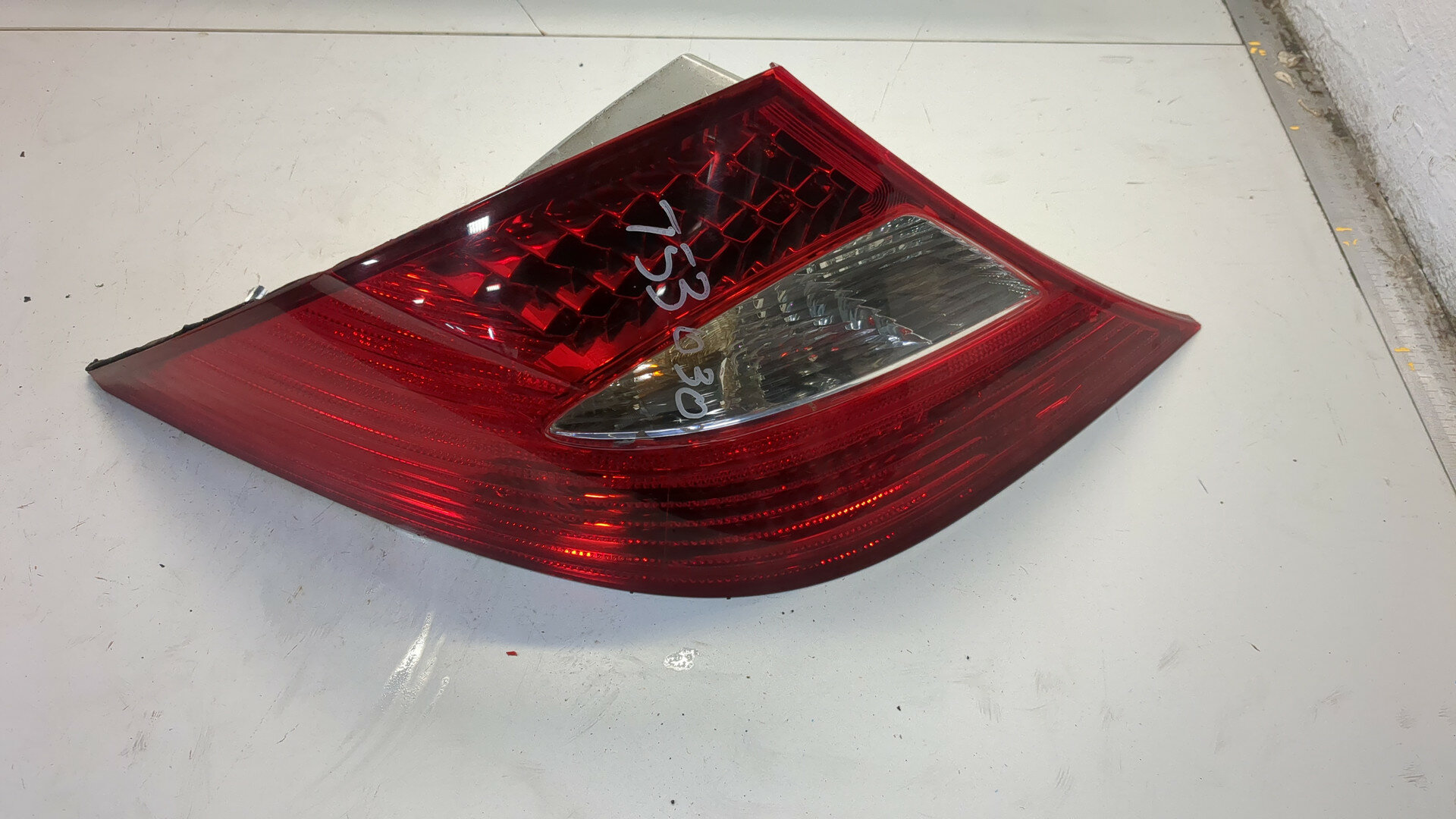 Фонарь (задний) левый Mercedes CLS C219 Б/У