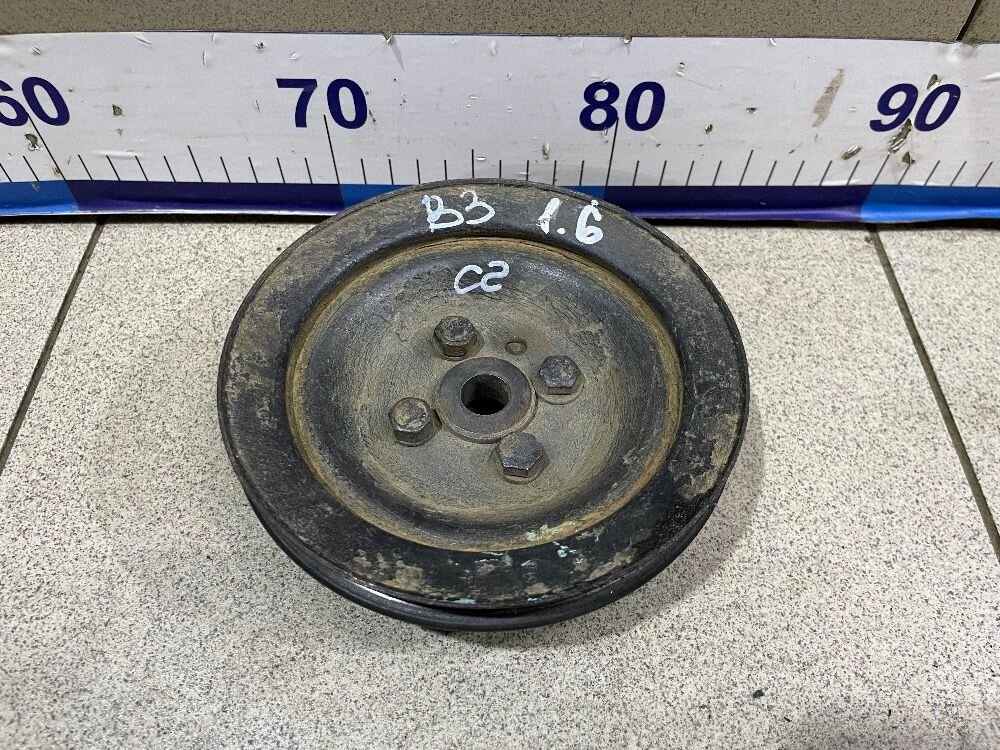 Шкив коленвала Volkswagen Passat B3 (1988—1993) 026105255