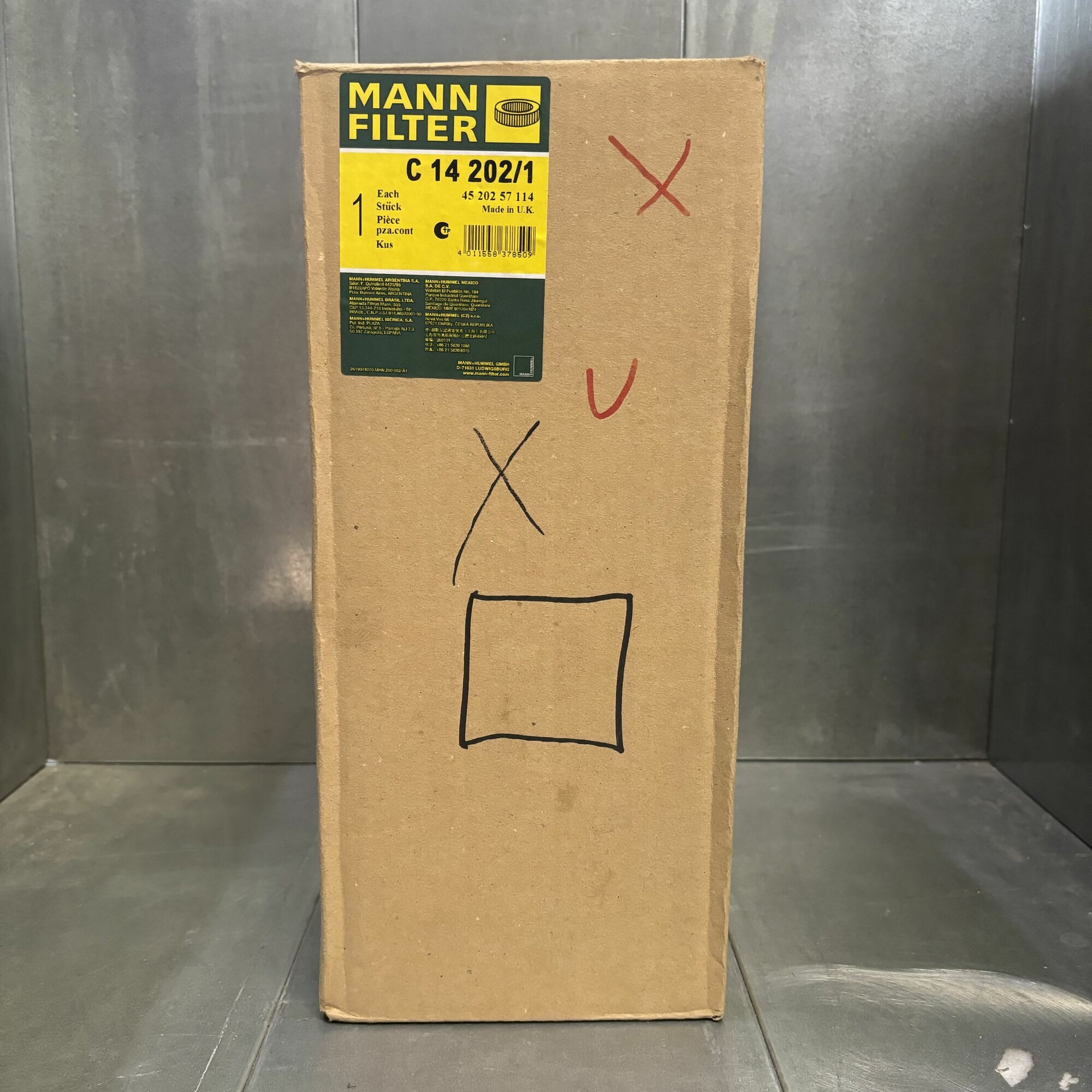 C 14 202/1 (заменен на C 14 210/2) Фильтр воздушный MANN+HUMMEL для ATLAS COPCO, BOBCAT, CASE, HYUNDAI