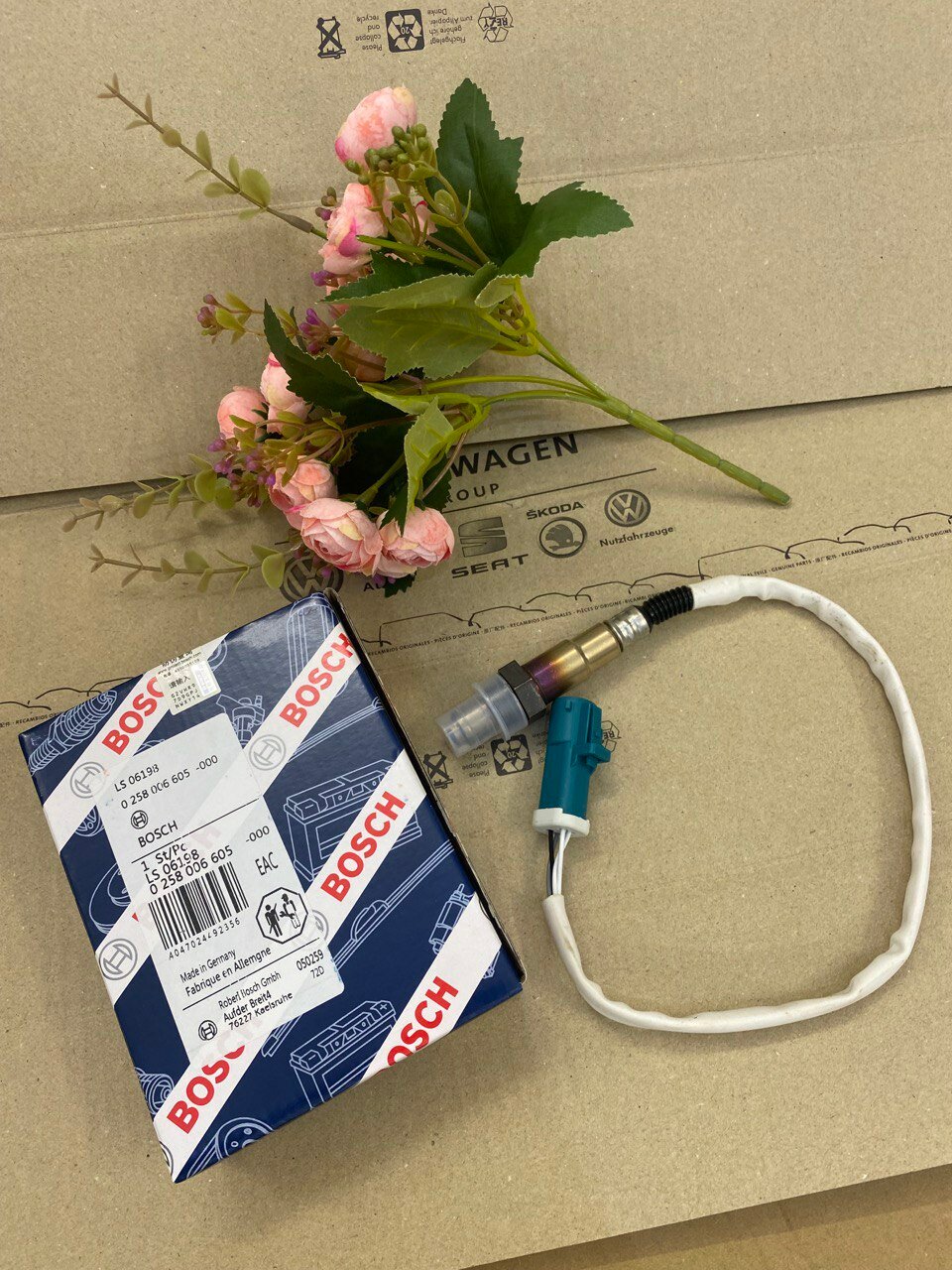 Кислородный датчик лямбда зонд Bosch 0258006605