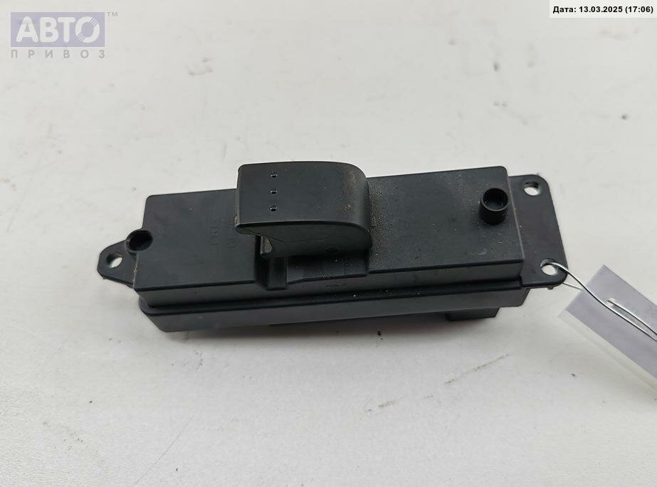 Кнопка стеклоподъемника заднего левого Mazda 3 (2003-2008) BK