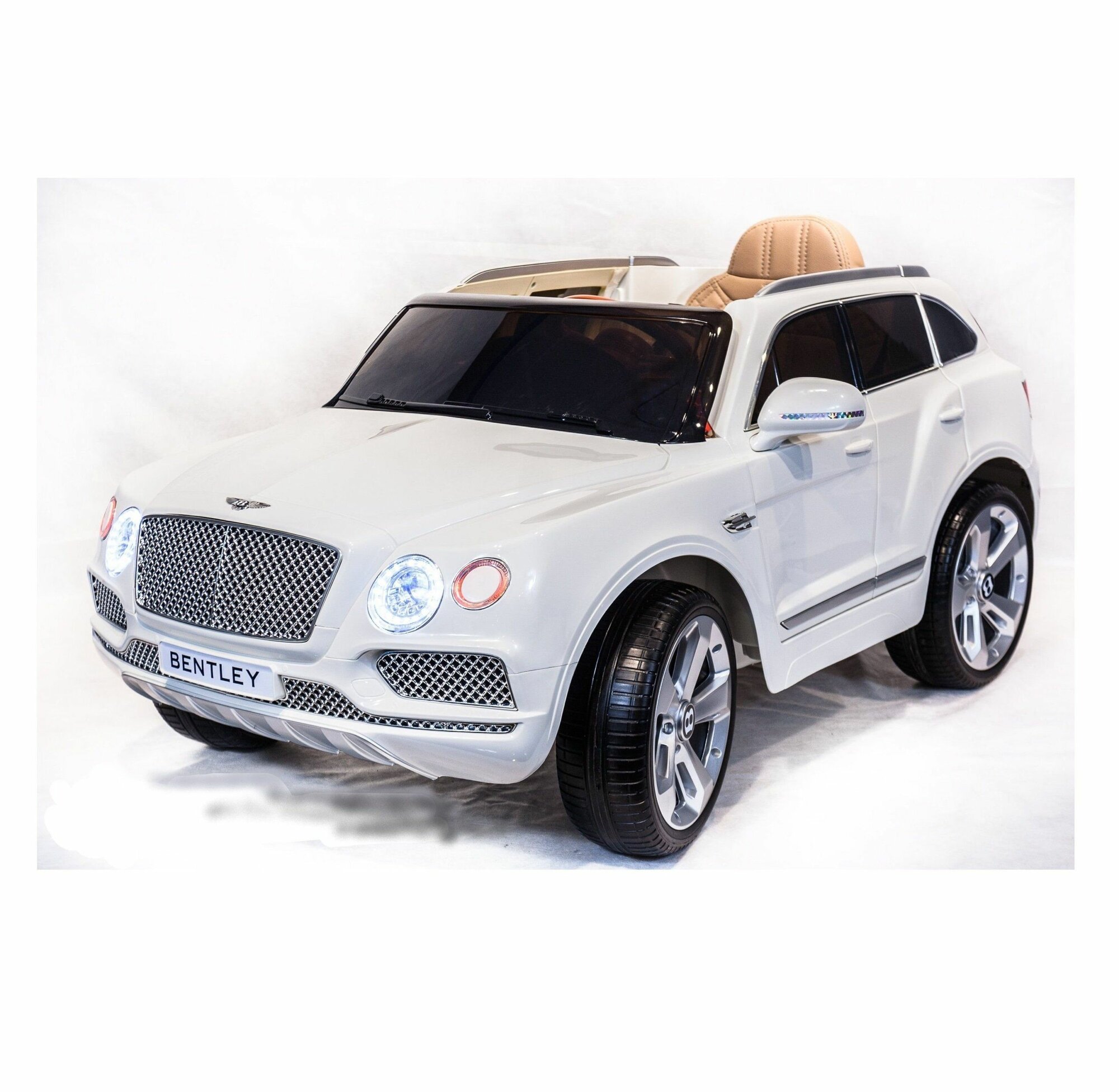 Электромобиль Toyland "Bentley Bentayga", кожаное кресло, звуковое и световое сопровождение, белый