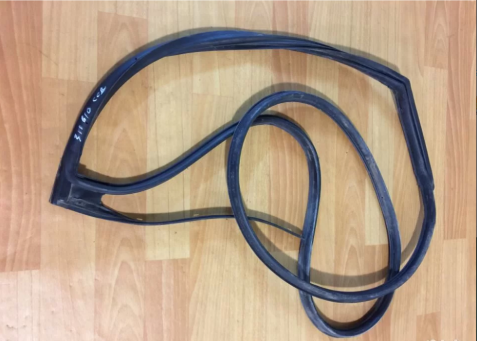 Киа Рио уплотнитель двери задней правой, Б/У, Kia RIO 2011-2017