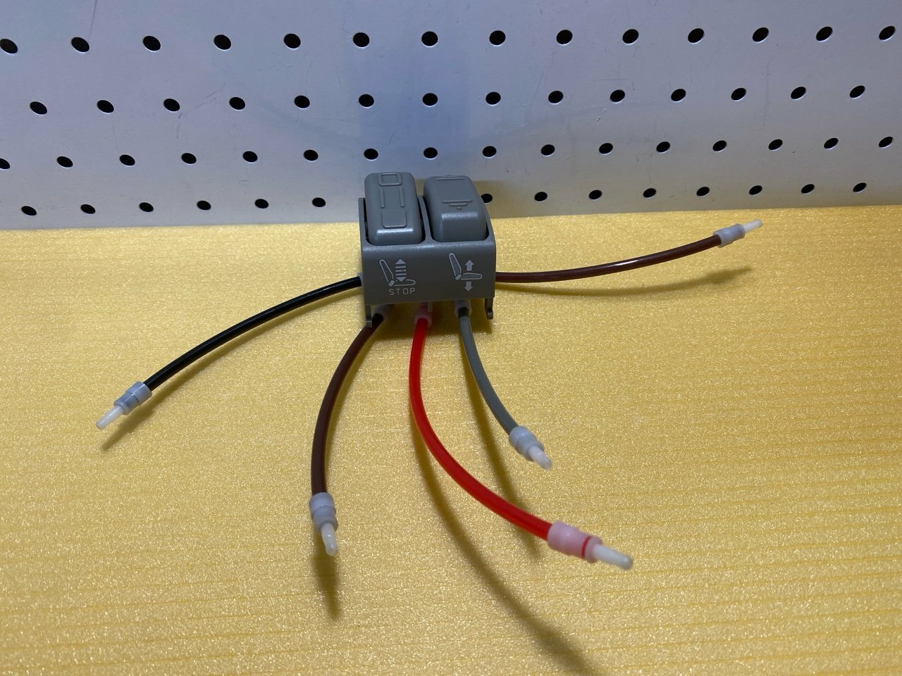 Клавиши регулировки сиденья (2 клавиши) SCANIA P R G (скания)