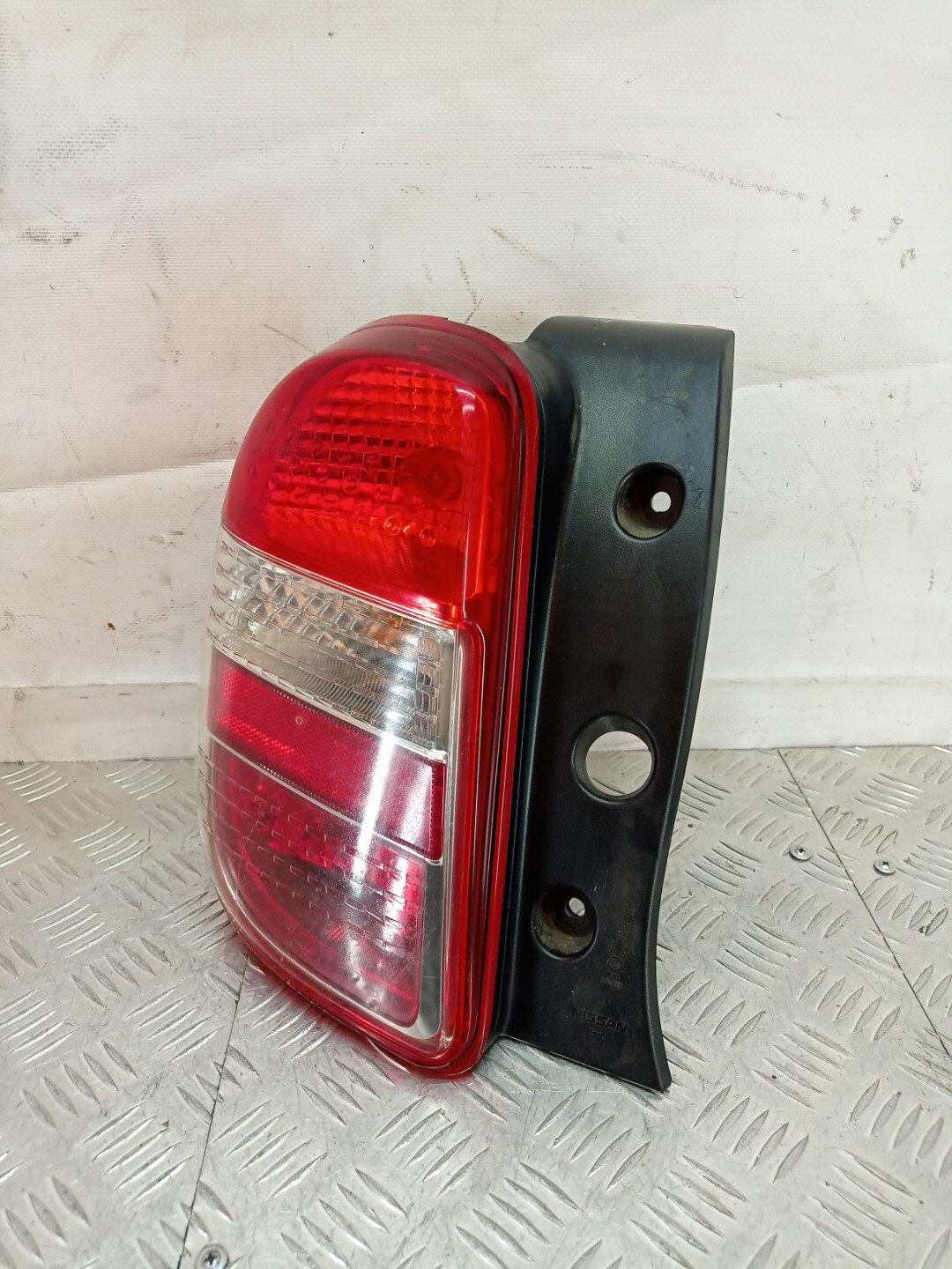 Фонарь задний левый Nissan Micra K13 2011 89050366