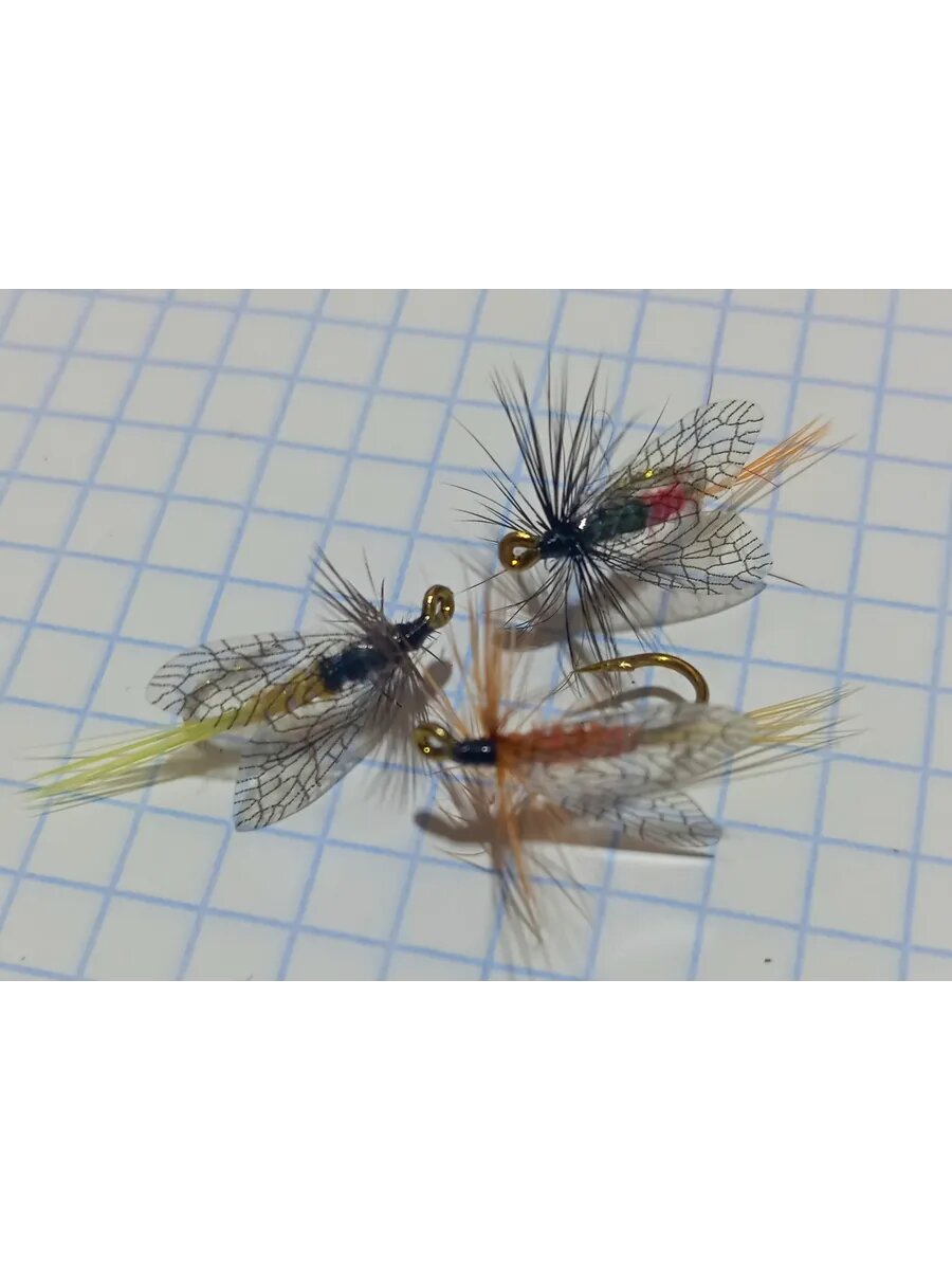 Мушка на хариуса и другую рыбу. На одинарном крючке. Набор 3 штуки.