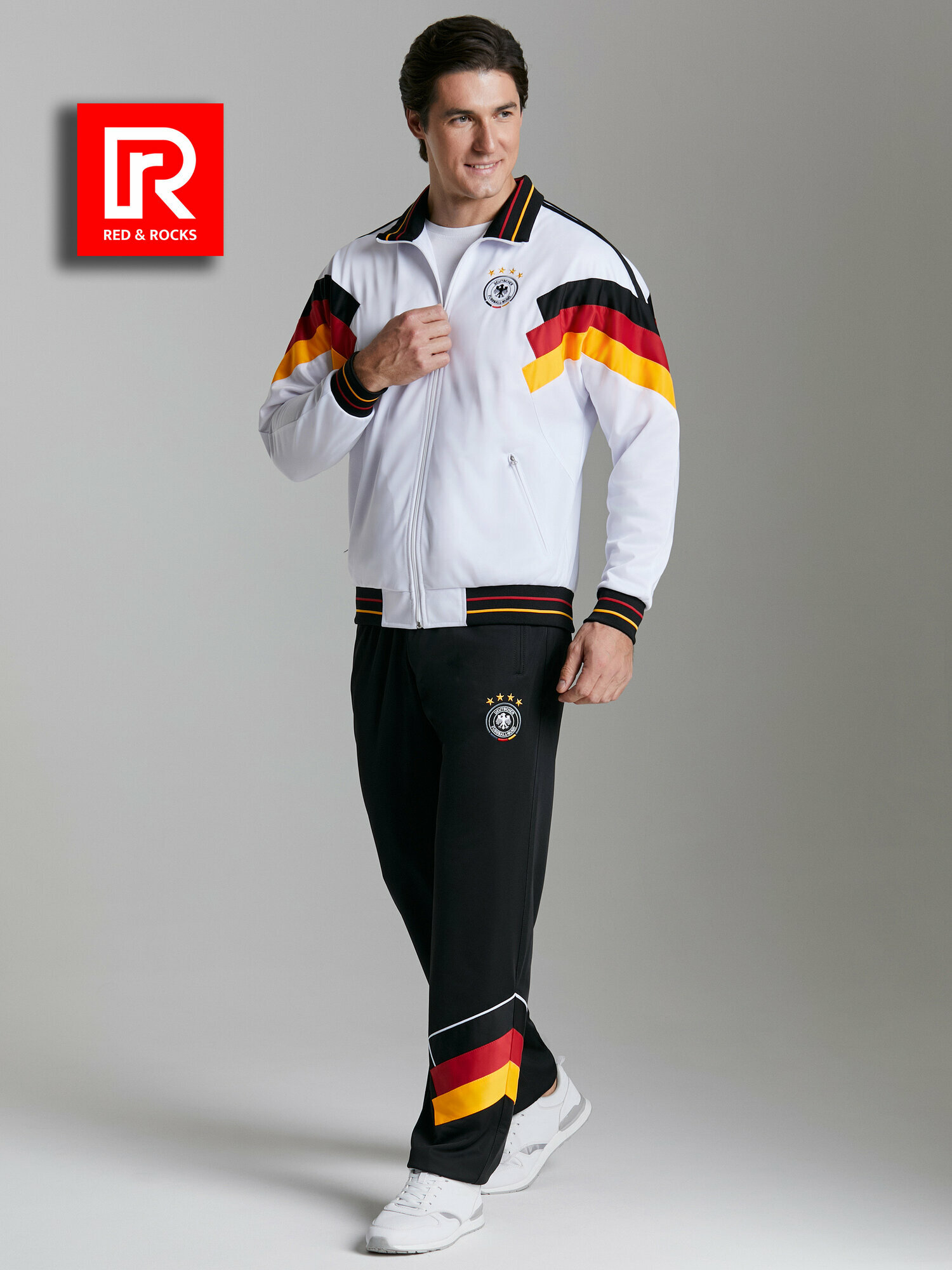 Костюм спортивный