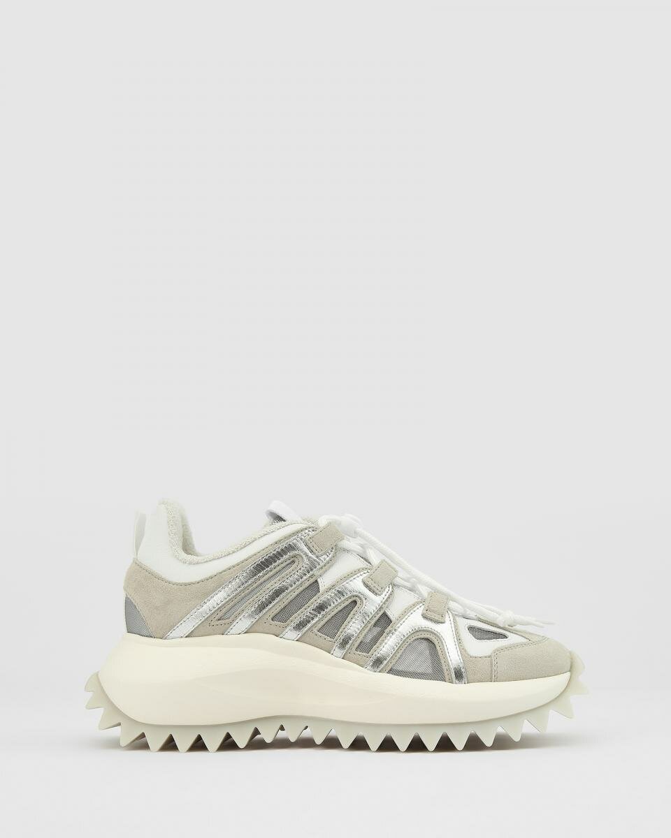 Кроссовки спорт-стиль