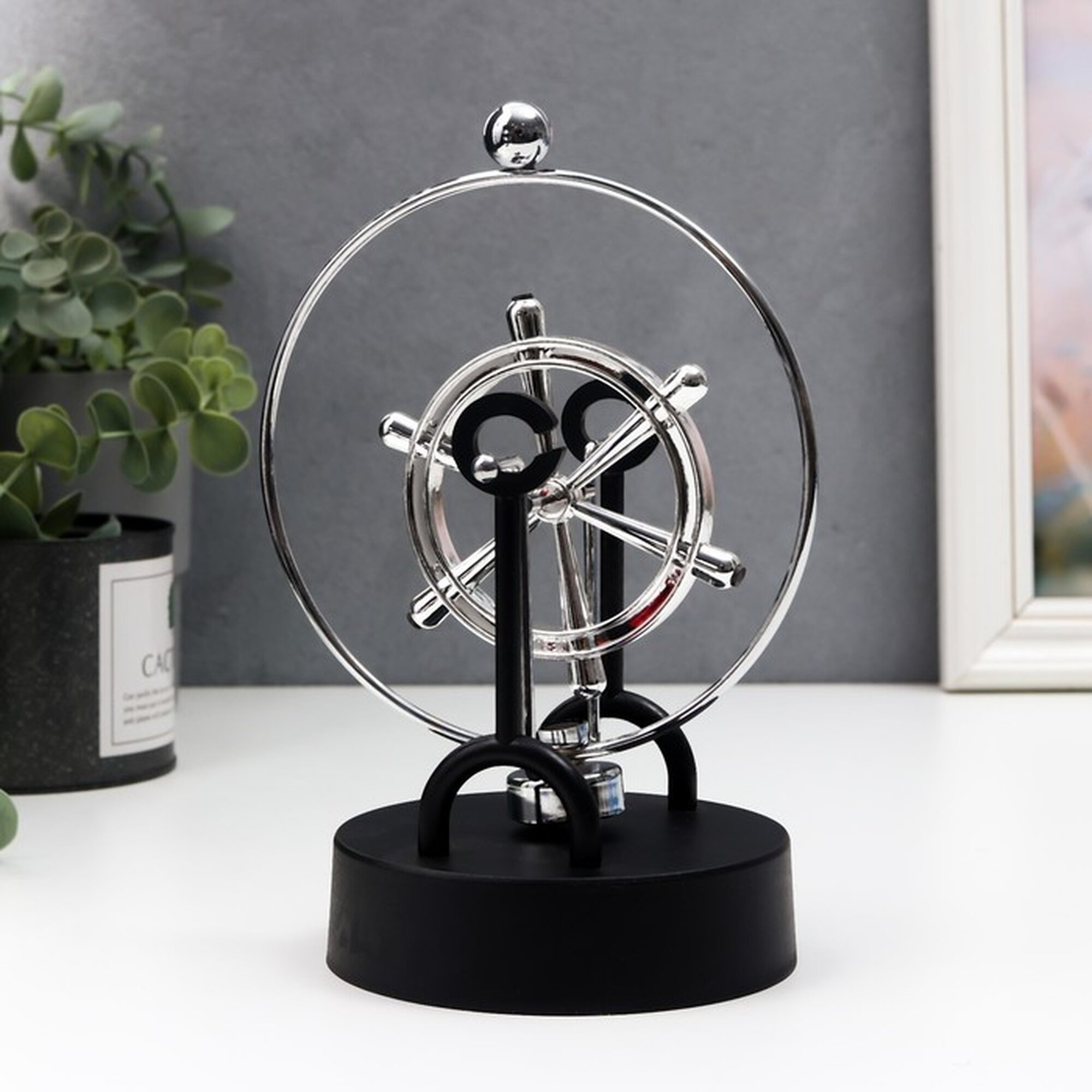 Маятник Сима-ленд «Сфера-колесо», металл, пластик, 12x12x20 см, чёрный/хромированный