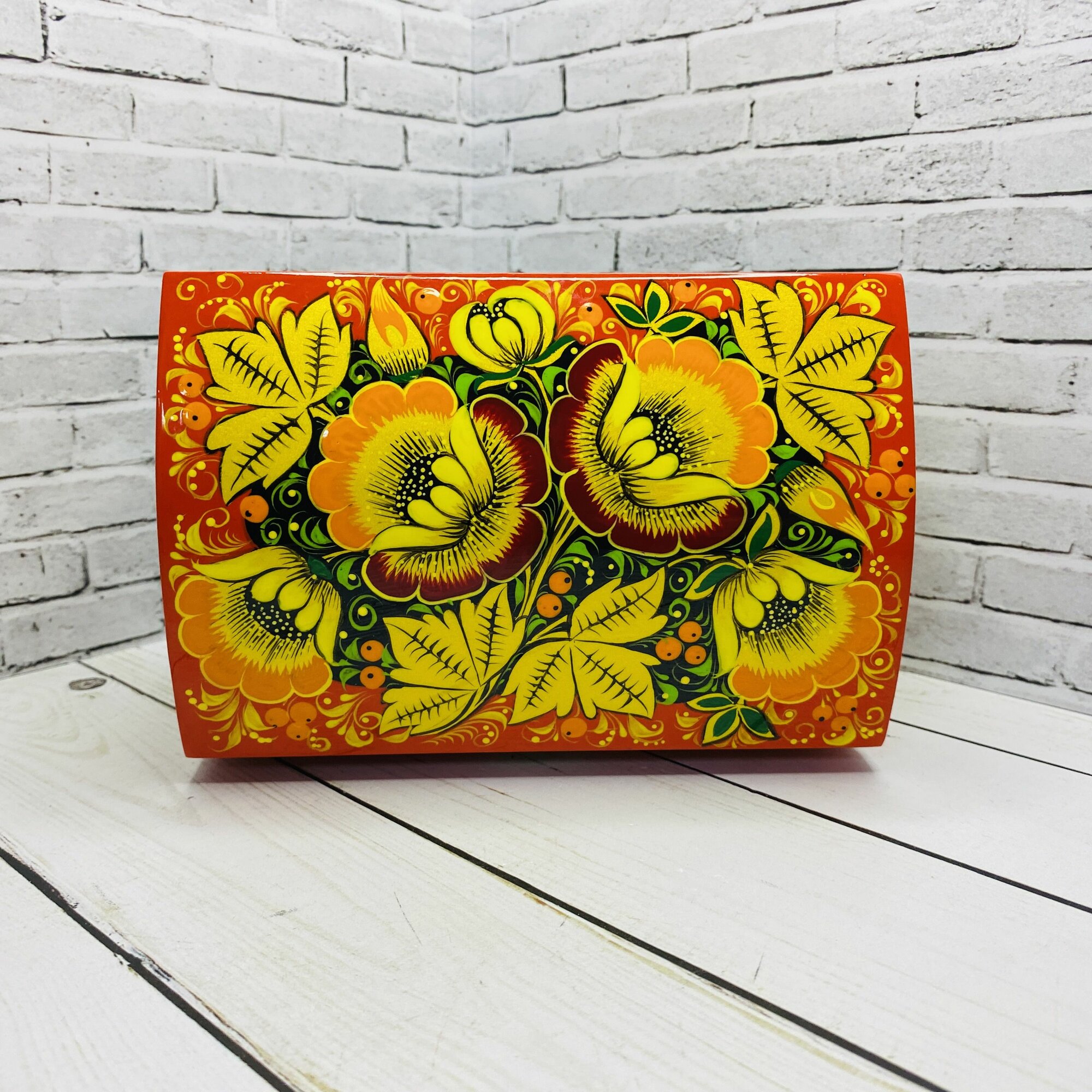 Шкатулка для украшений "цветы" красная 140*90 мм с росписью Хохлома