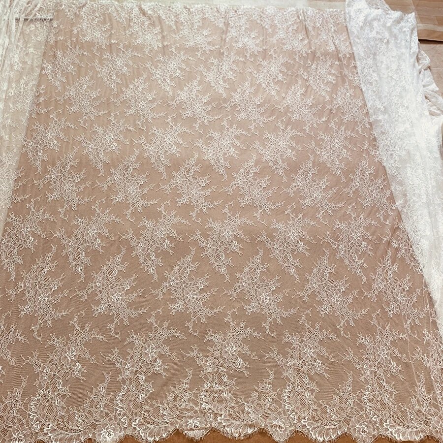 Французское кружево с ресничками, полиэстер/нейлон, 1,5х3 м Off white