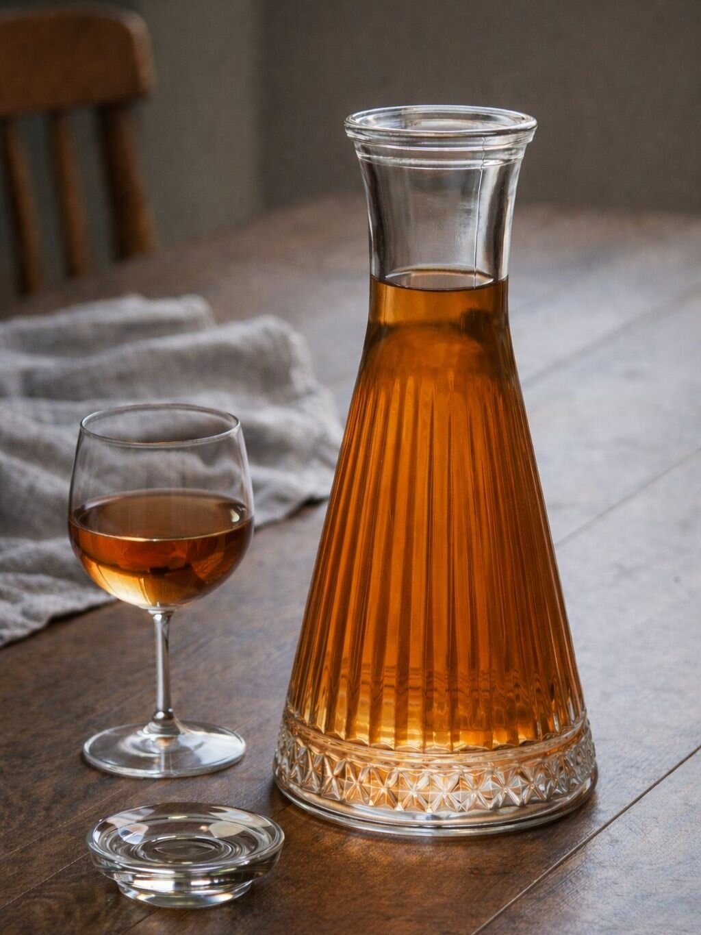 Декантер, кувшин, графин с крышкой "Элизия" стекло, 0.94л. Ударопрочное стекло, для вина, коктейлей, сока, лимонада. Турция