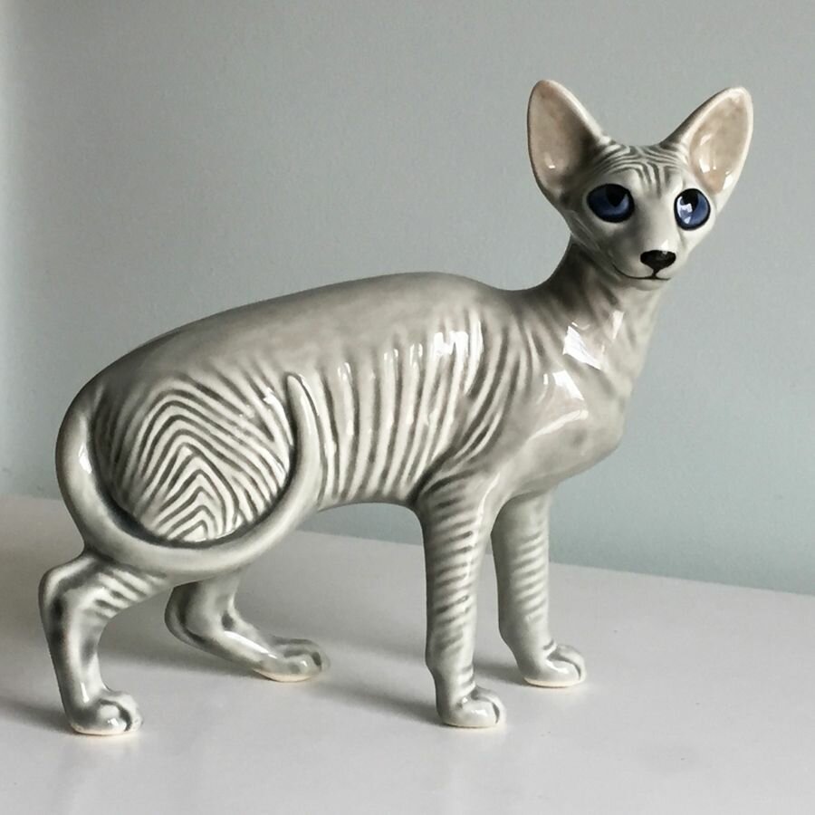 Фаянсовая скульптура Сфинкс серый