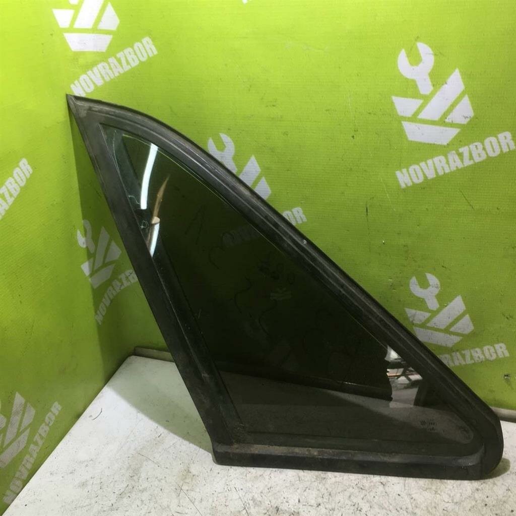 Стекло кузовное глухое левое VW Passat B3 1988-1993