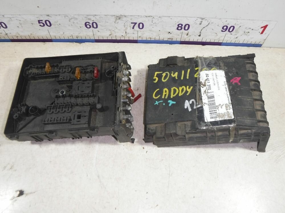 Блок предохранителей VW Caddy III 1K0937125A