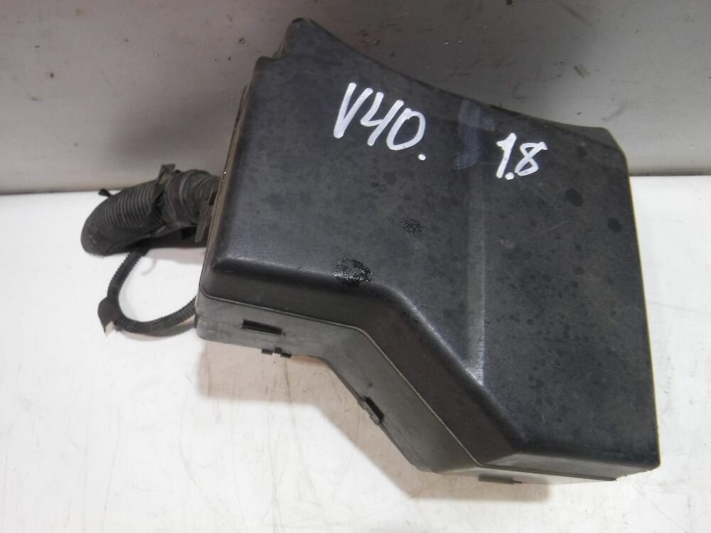 Блок предохранителей Volvo V40 30807014