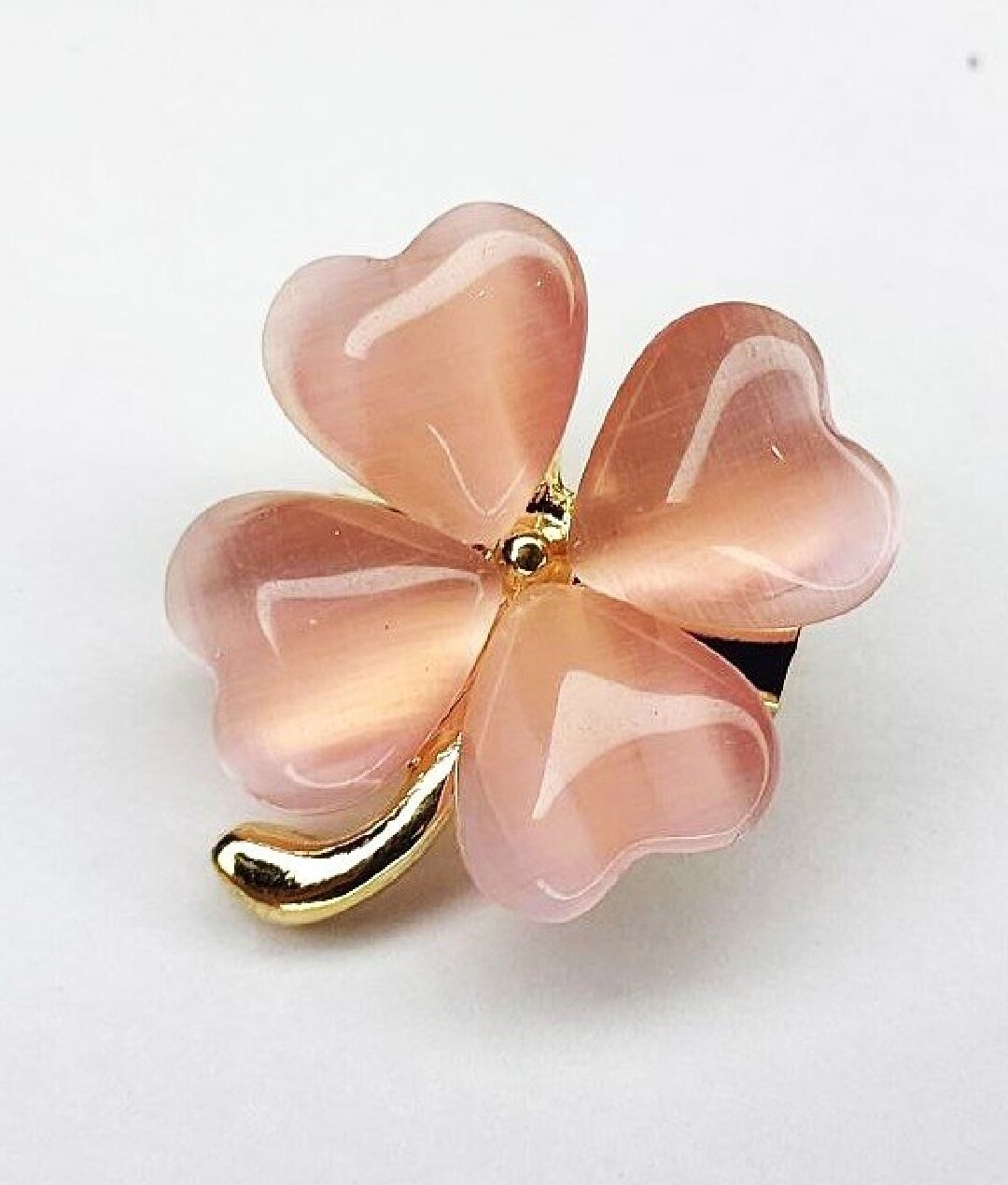 Брошка "Четырехлистный клевер". Символ удачи. Оберег от сглаза. Цвет розовый. Желтый