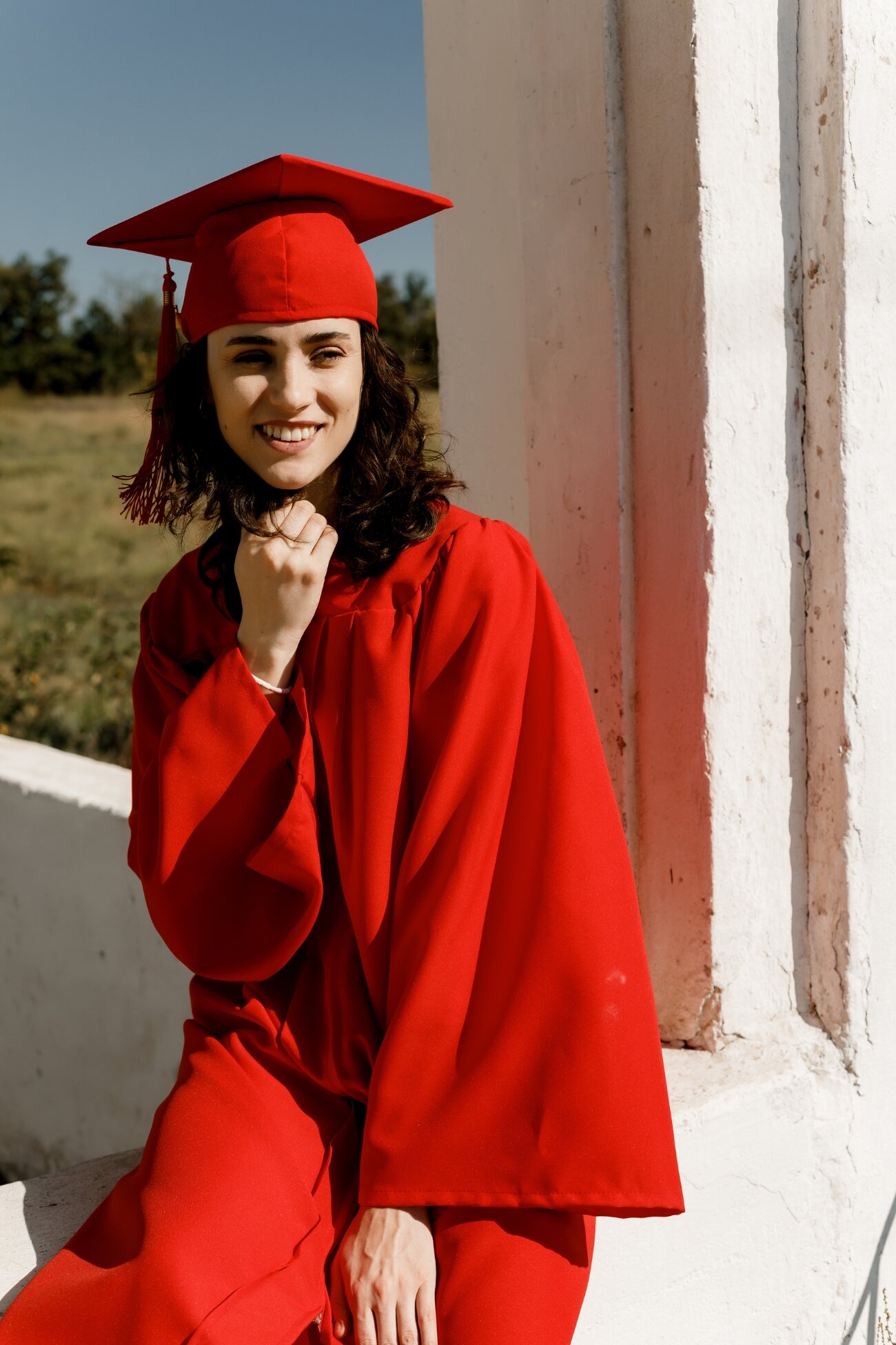 Мантия выпускника (комплект) - Модель Стандарт - цвет красный