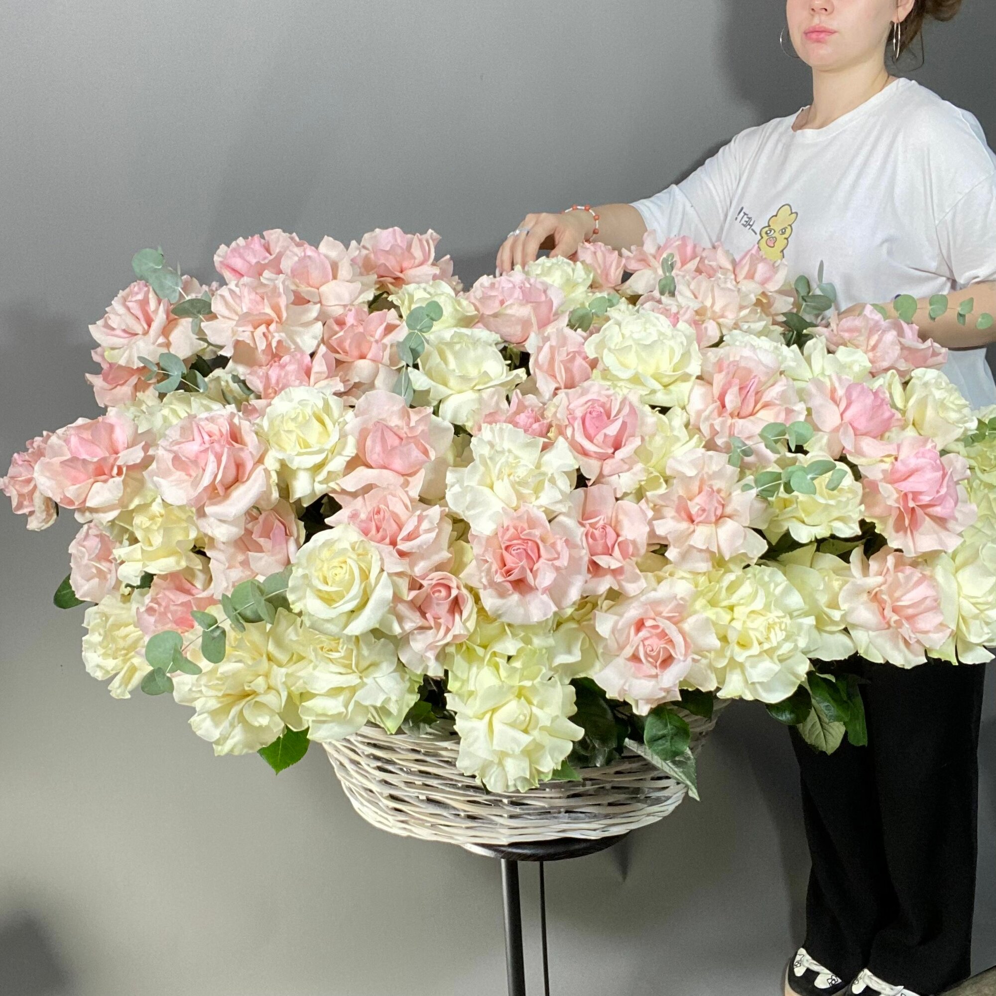 Пышная корзина цветов