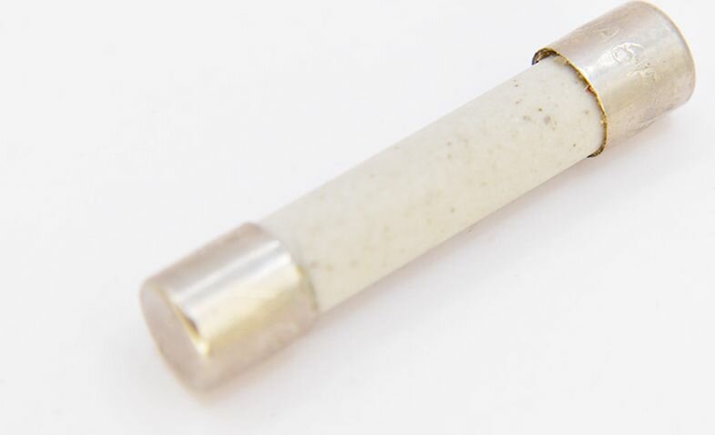 Предохранитель BUSSMANN FWH5-020A6FR Предохранитель быстродействующий с характеристикой AR 20А 500VAC 6x32мм RoHS 1шт