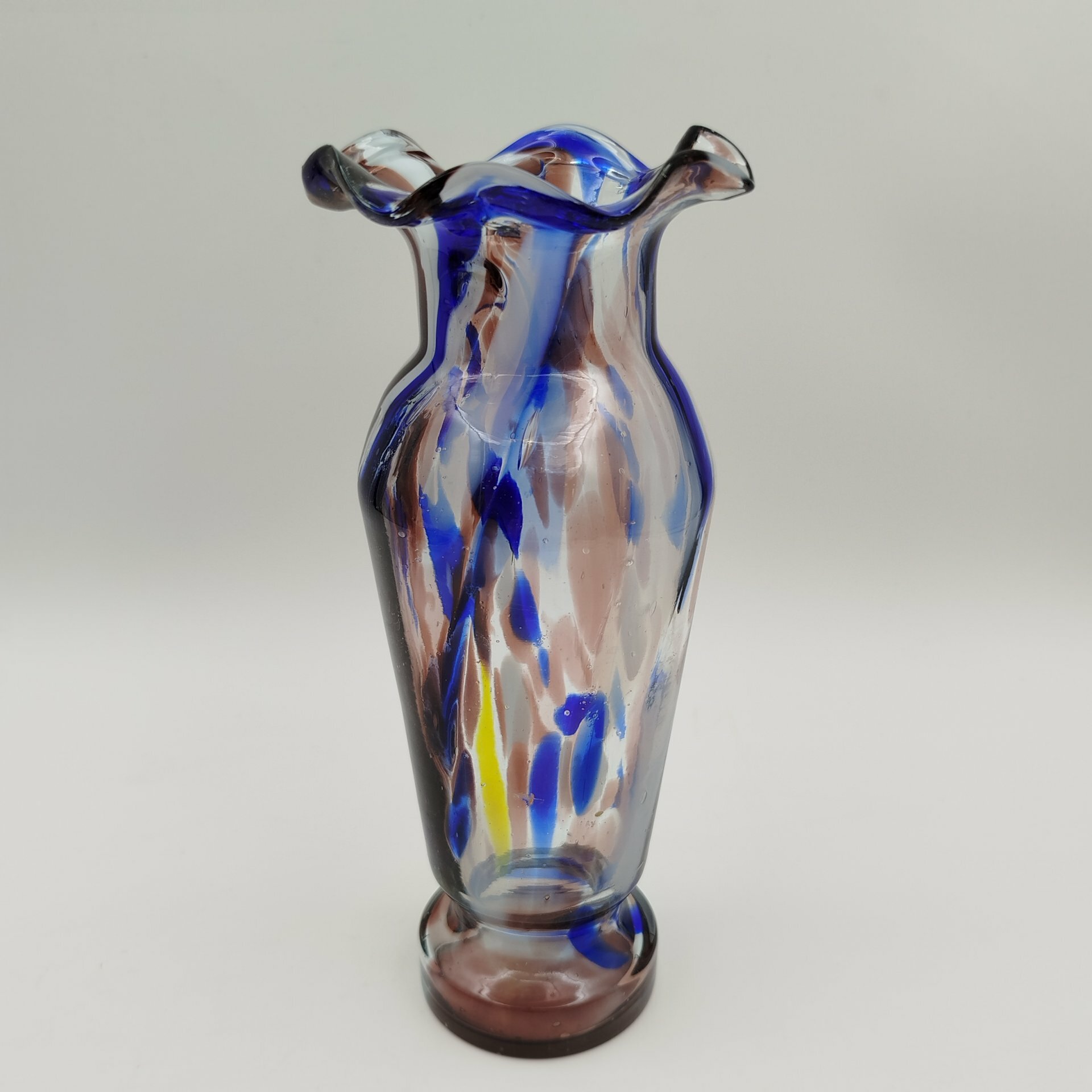 Ваза разноцветная с фестончатым краем, цветное стекло, СССР, 1970-1990 гг.