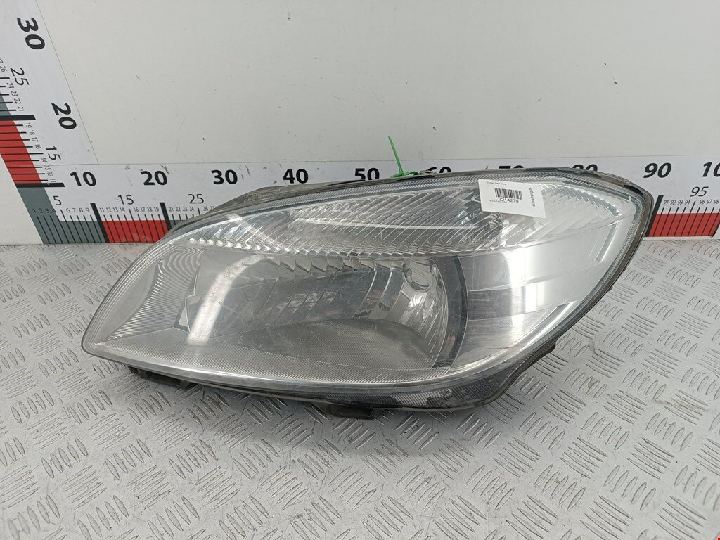 Фара левая Skoda Fabia 2 (5J) 5J2941017 арт. 2214279