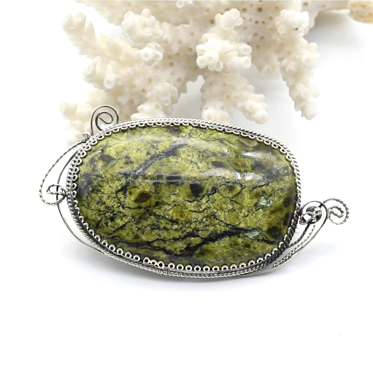 Брошь, змеевик