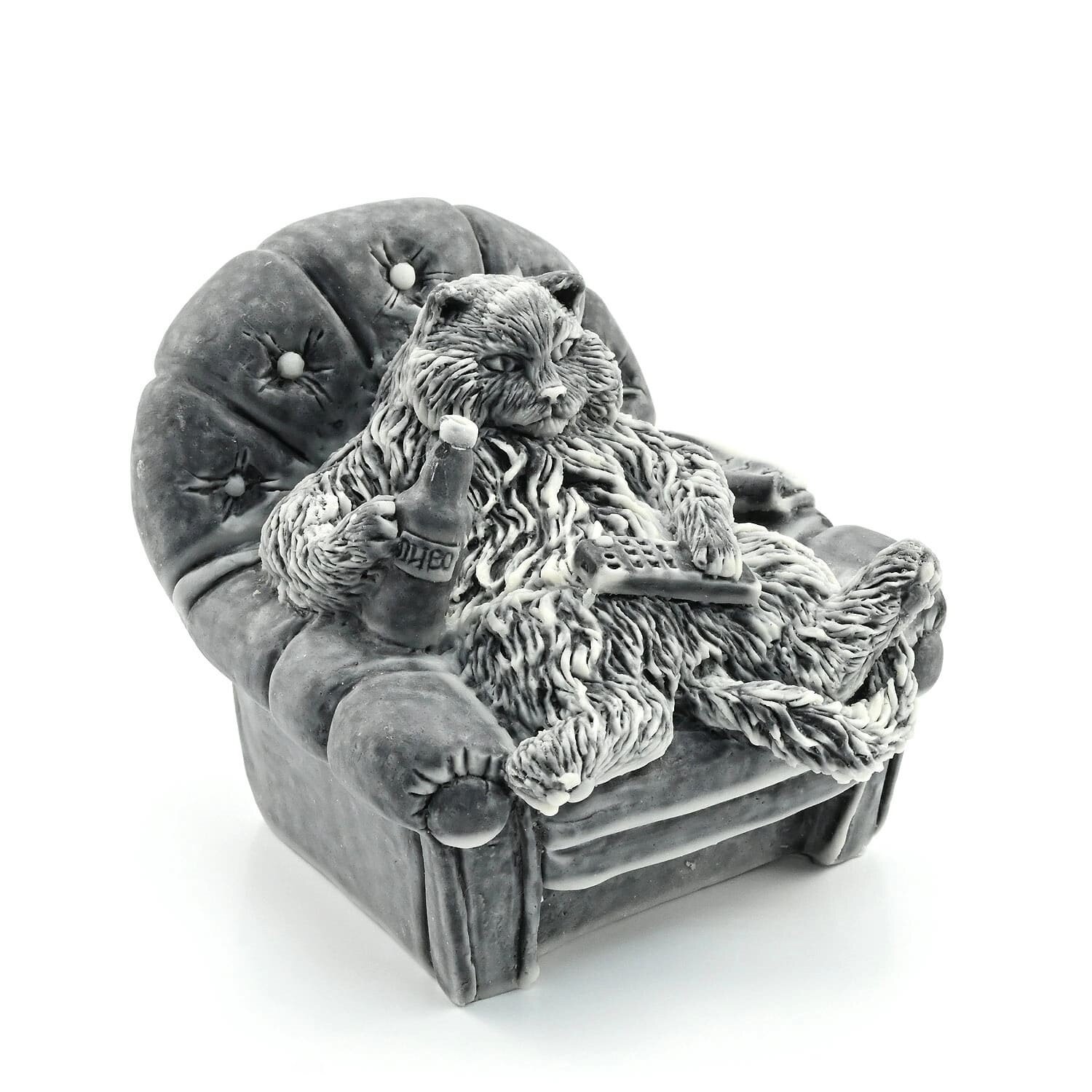 Статуэтка из камня Кот в кресле