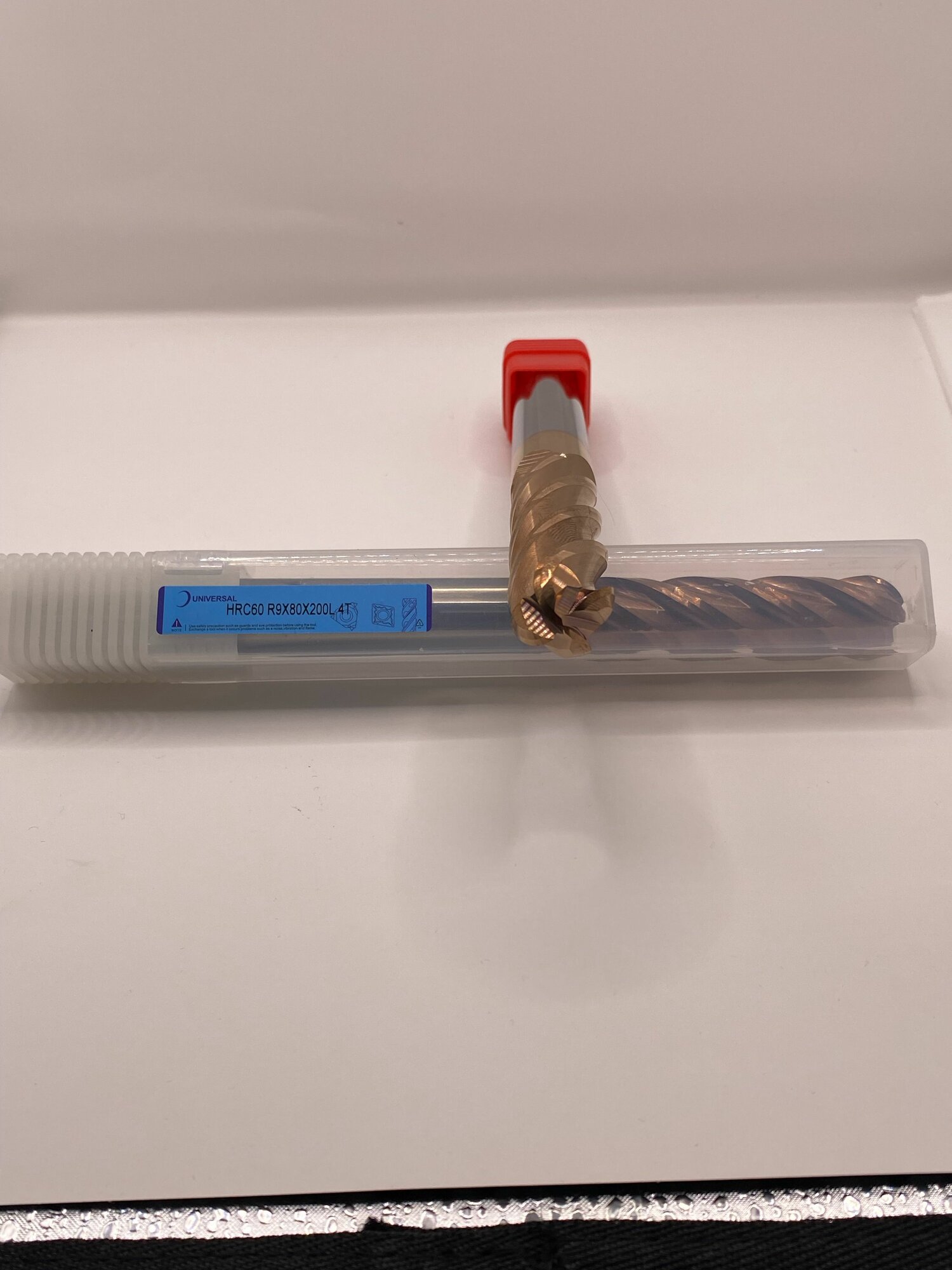 Фреза твёрдосплавная концевая радиусная HRC60 R9X80XD18X200L4T