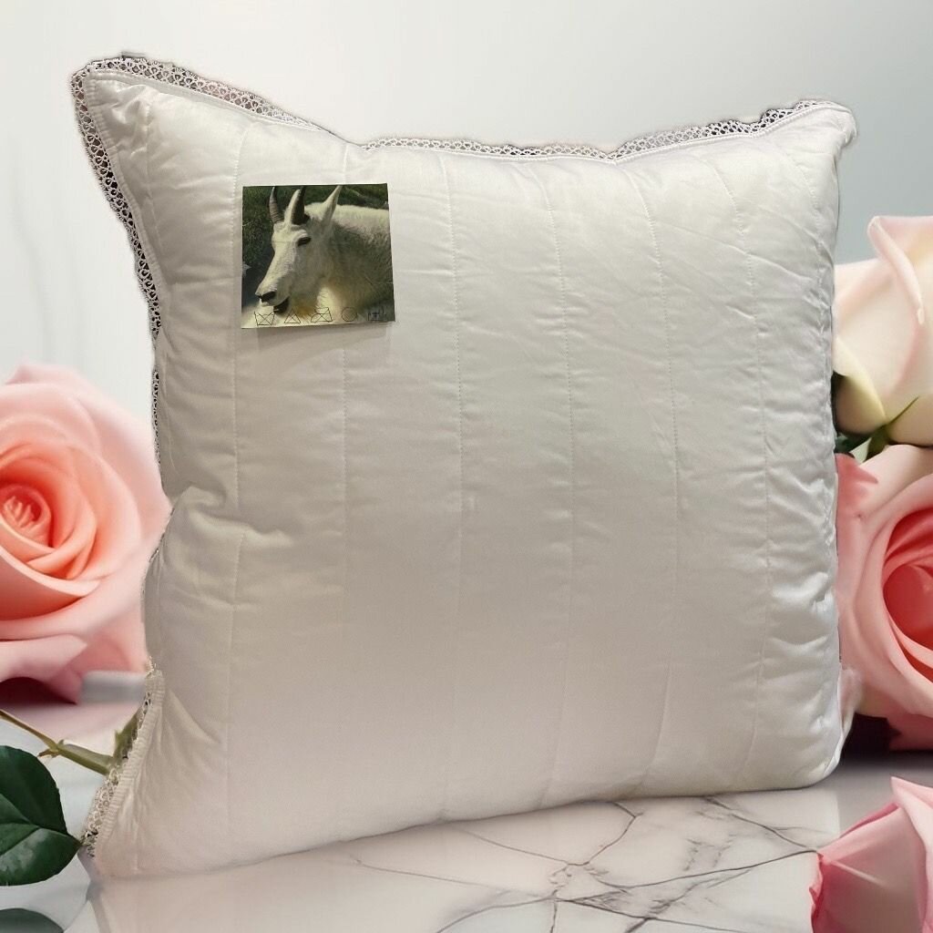 Подушка из кашемира горной козы