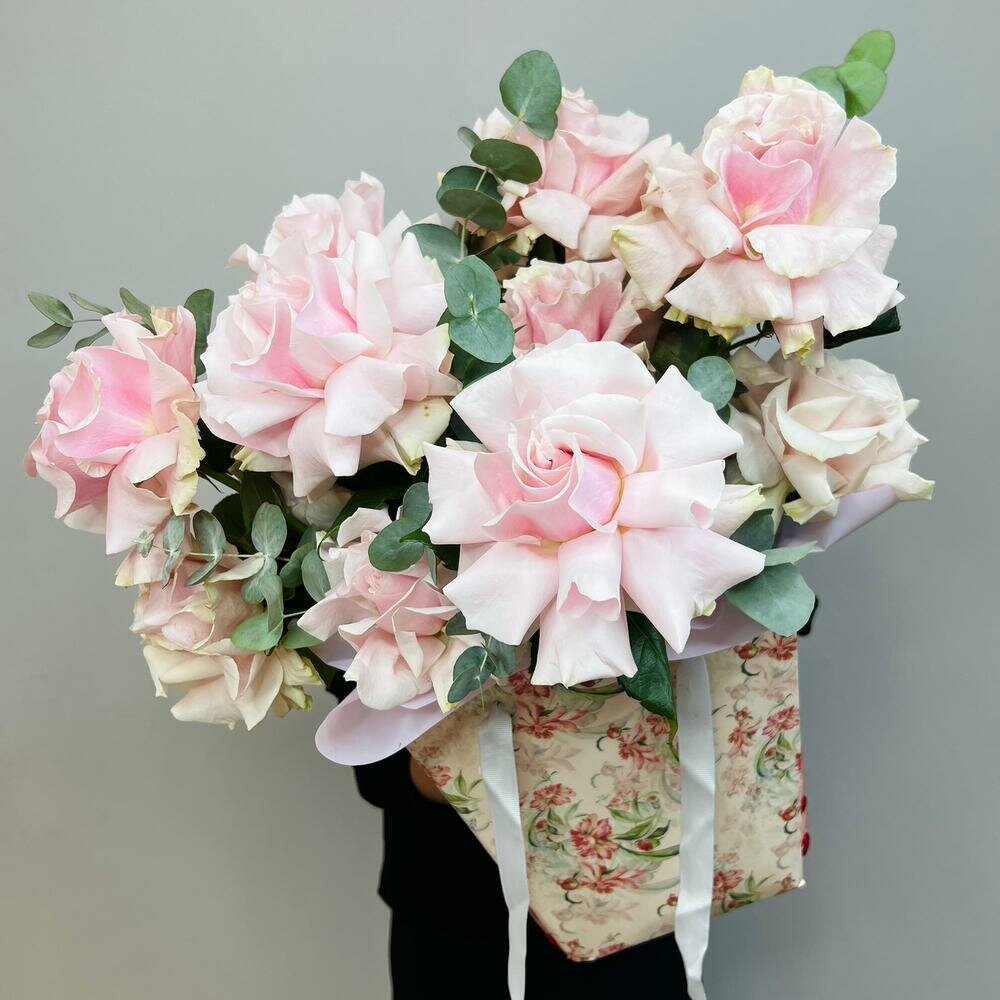 Цветы в коробке Сердце Италии