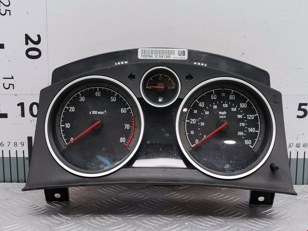 Панель приборная (щиток приборов) Opel Astra H 13267542 арт. 1886304