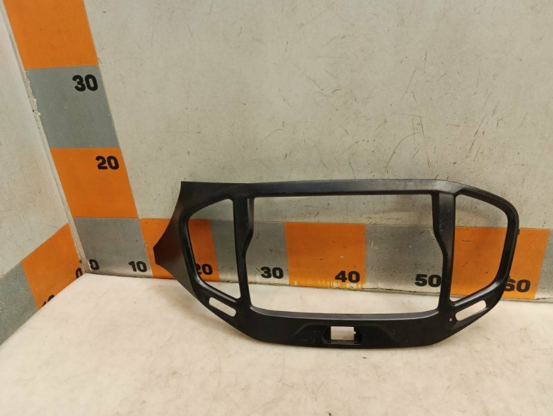 Б/У Рамка магнитолы Лада Vesta 397599 LADA арт. 8450007451