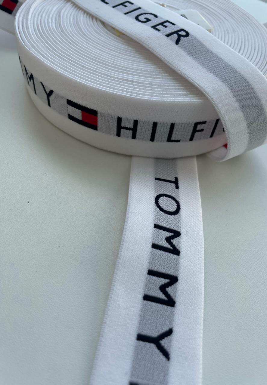 Эластичная , мягкая, резинка, белая, с надписью, ширина 3см, отрез 2метра,134732