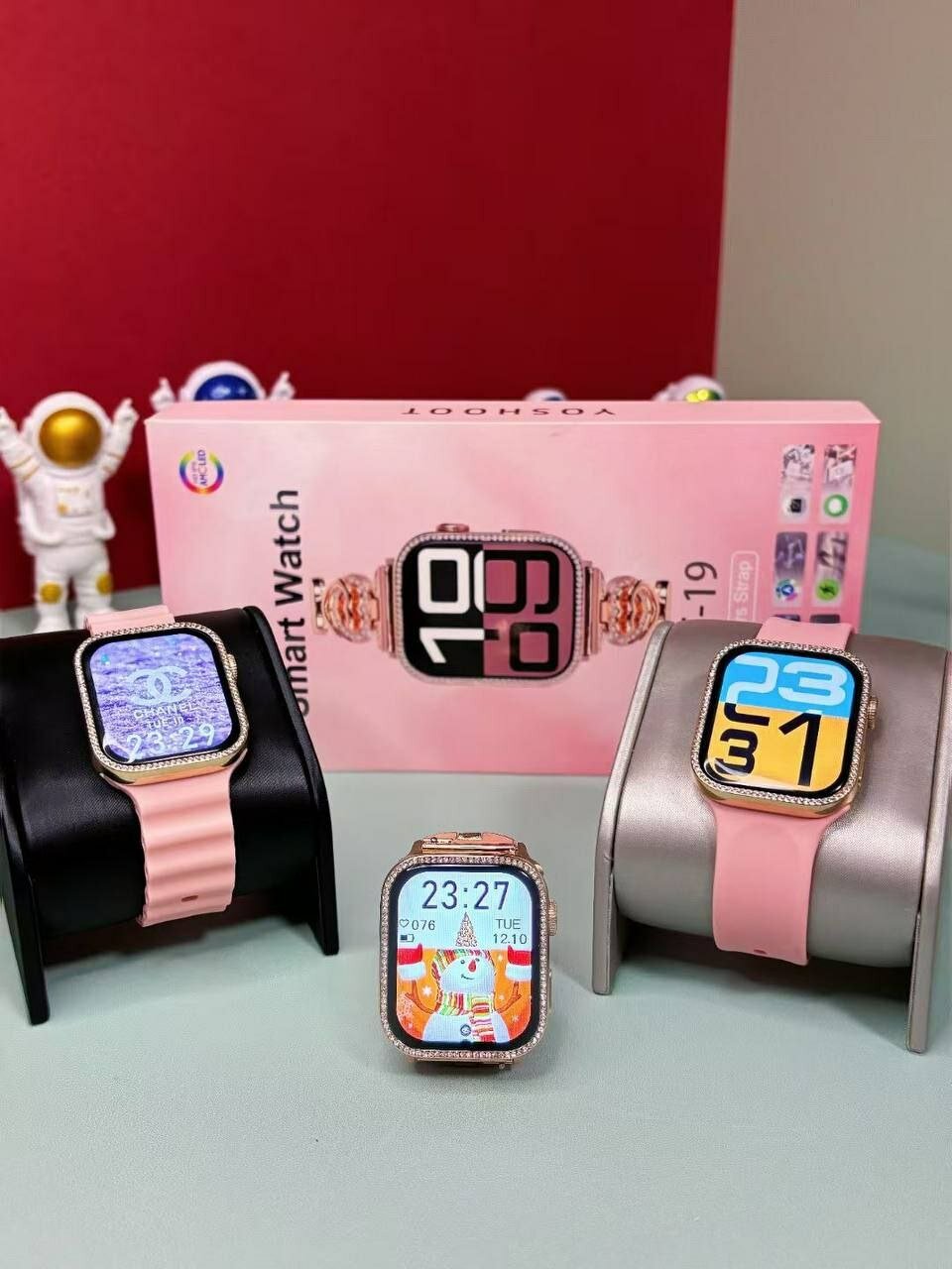 Умные смарт часы наручные женские с 3 ремешками в комплекте.