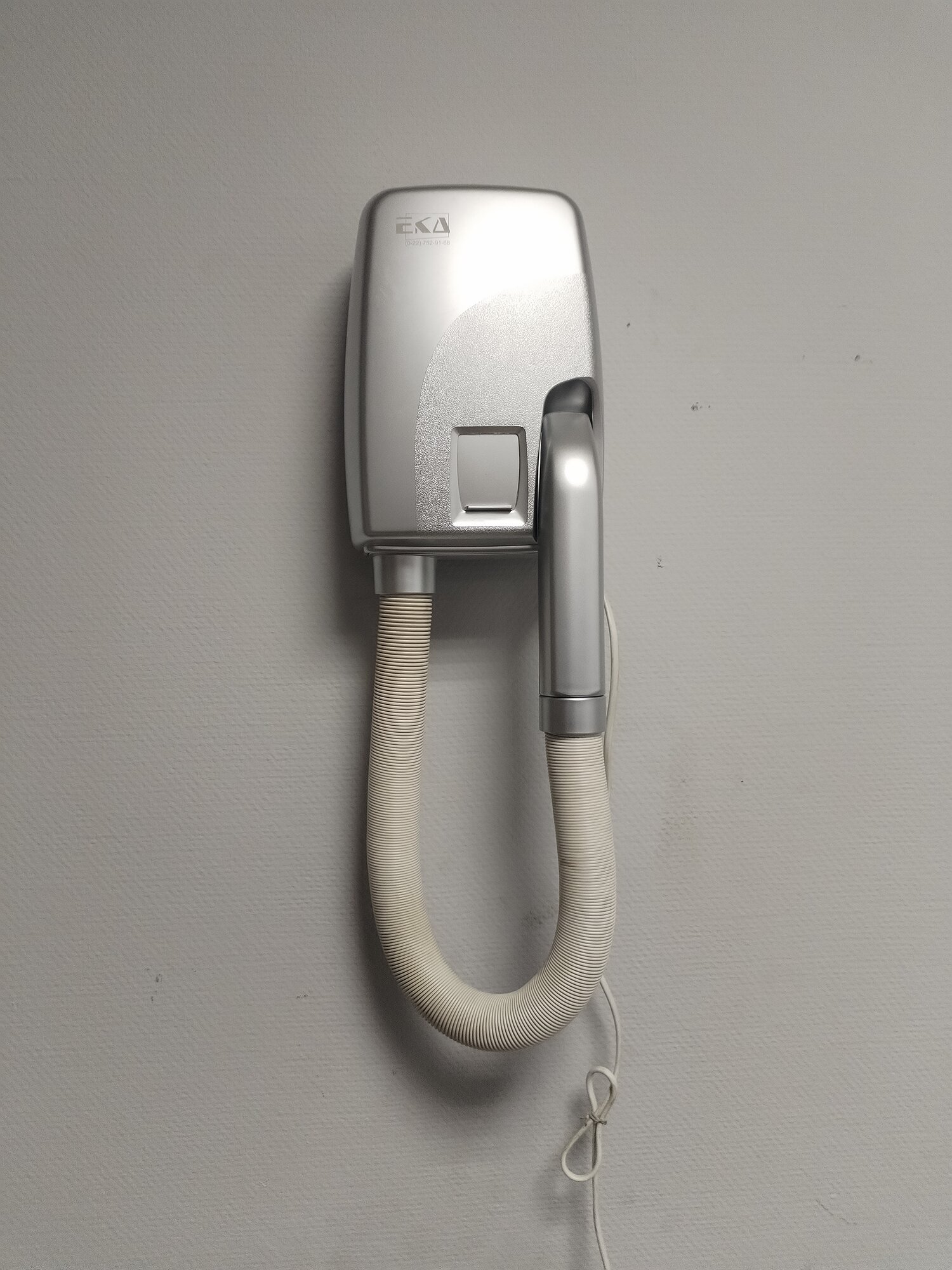 Фен для волос и тела белый, производства фирмы Ekaplast (Польша)