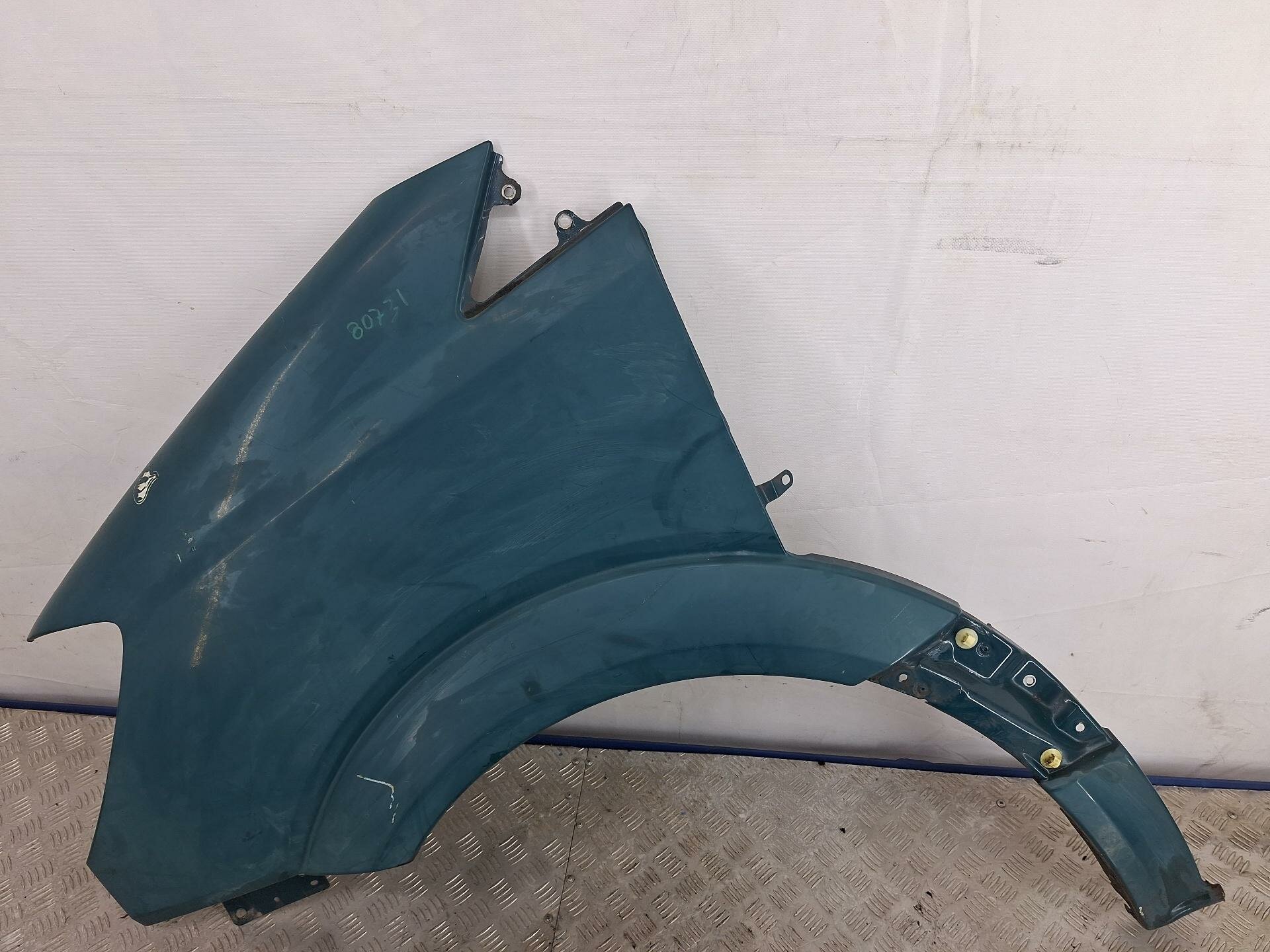 Крыло переднее левое Mercedes-Benz Sprinter W906 (2006 - 2014)