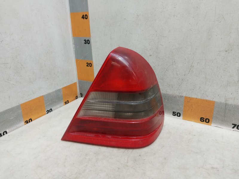 Б/У Седан, белый поворотник, оригинал, до 1997 года Фонарь задний правый Mercedes-Benz C-Class 1994 W202 474718 MERCEDES-BE...
