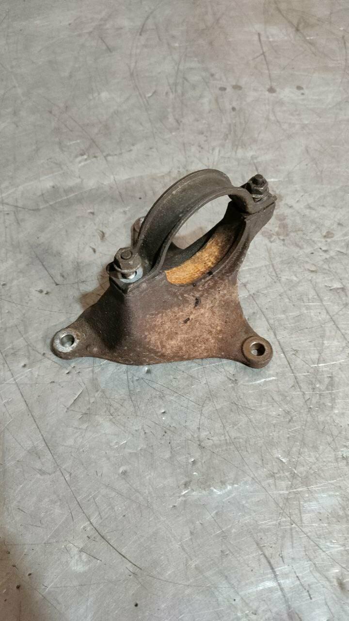 Кронштейн полуоси Ford Focus 2 2005