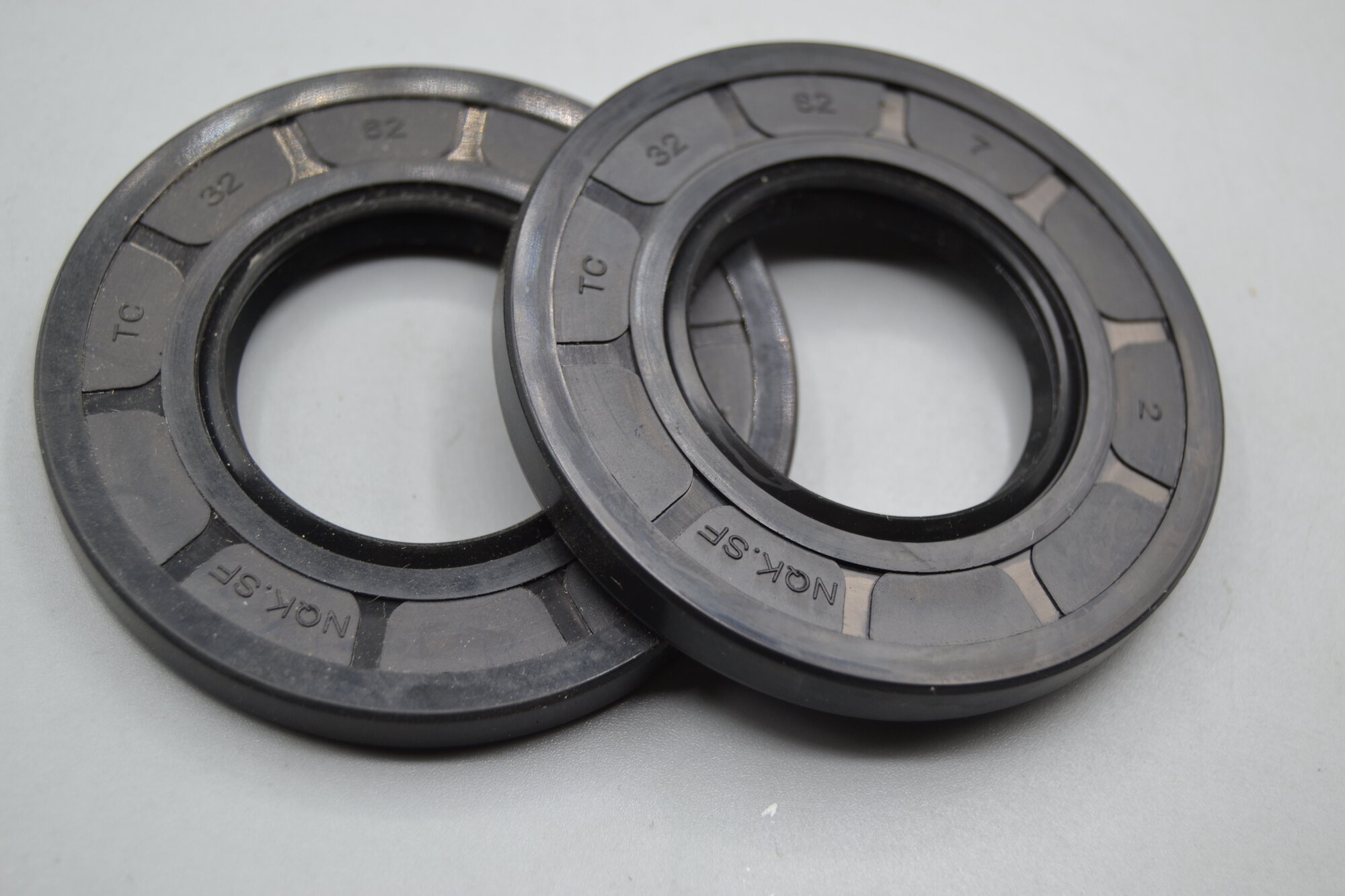 Манжеты сальники 32x62x7, (2шт)