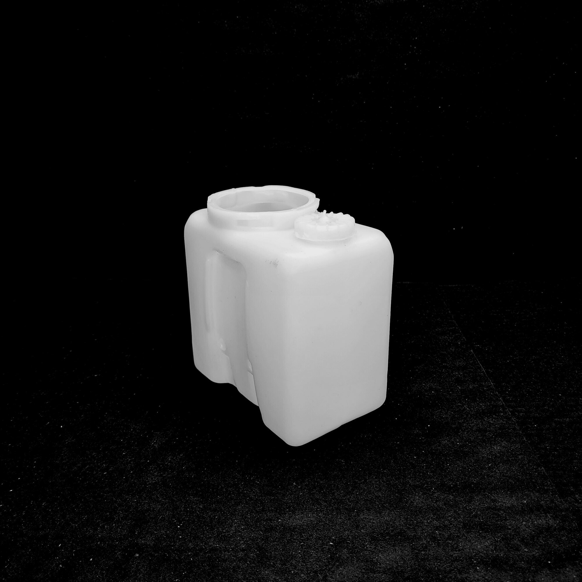 Бачок омывателя лобового стекла Lada / Zhiguli / ВАЗ 2101, ГАЗ-24-10, 3307, УАЗ (старого образца)