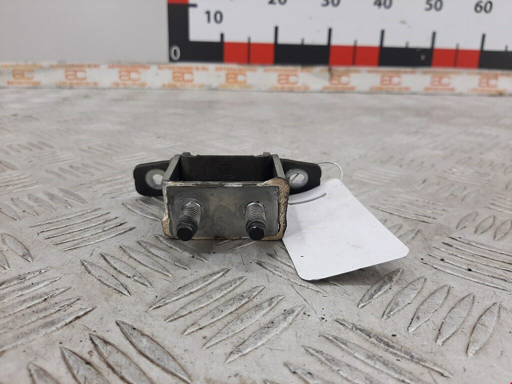 Петля крышки (двери) багажника Kia Ceed 1 (ED) 797701H000 арт. 795332