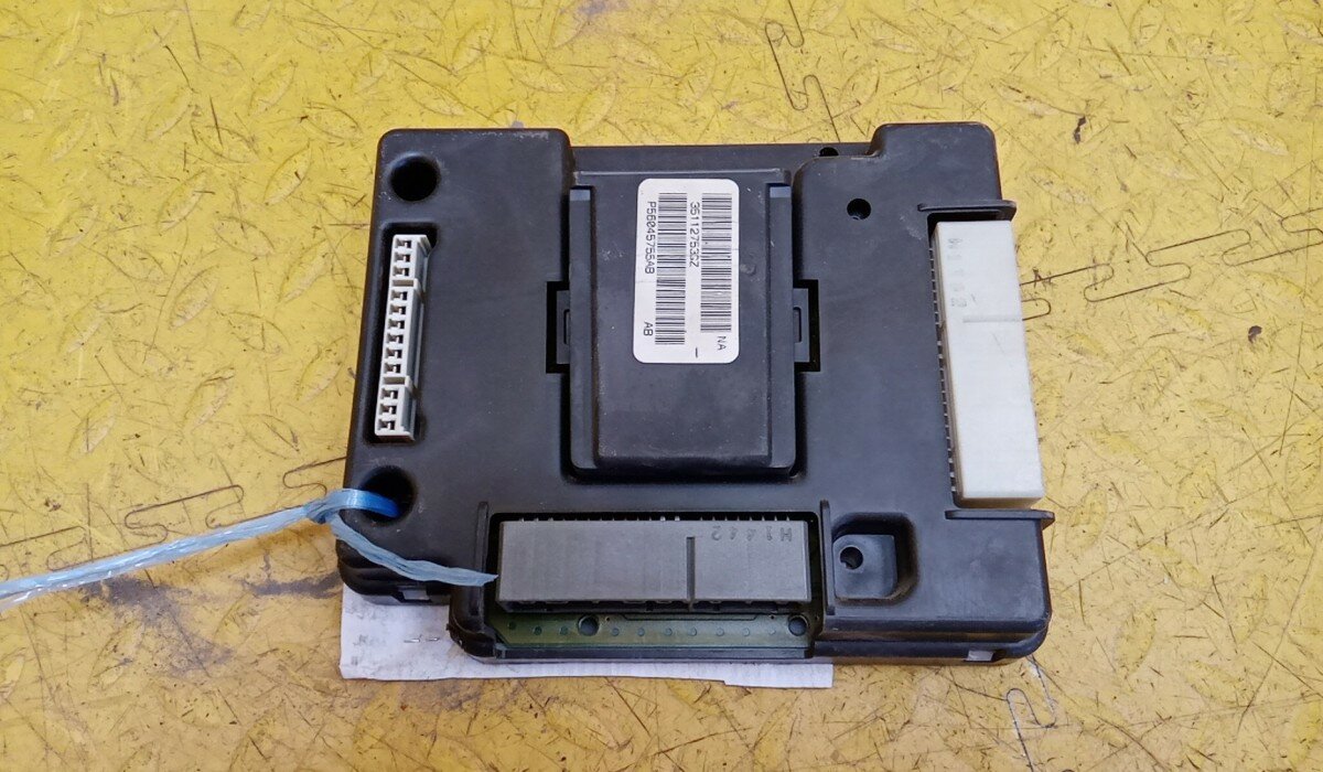 Блок электронный Sebring/Dodge Stratus Chrysler 56045755AB