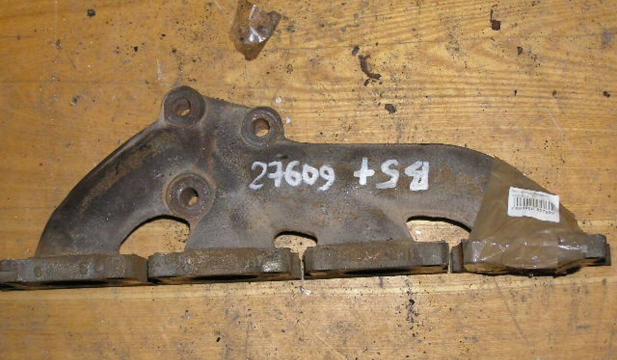 Коллектор выпускной Passat (B5+) Volkswagen 058253033E