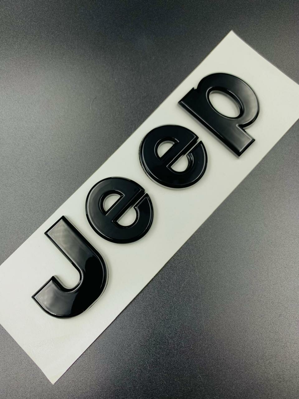 Эмблема значок Джип 143мм. Надпись шильдик на капот и крышку багажника Jeep (черный глянец)