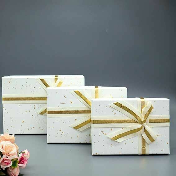 Подарочные коробки Микрос Белые с бантом, золотистые капли, 3 в 1, прямоугольные, 23х16х9,8-21х14х8-19х12х6,5 см (ч34924)