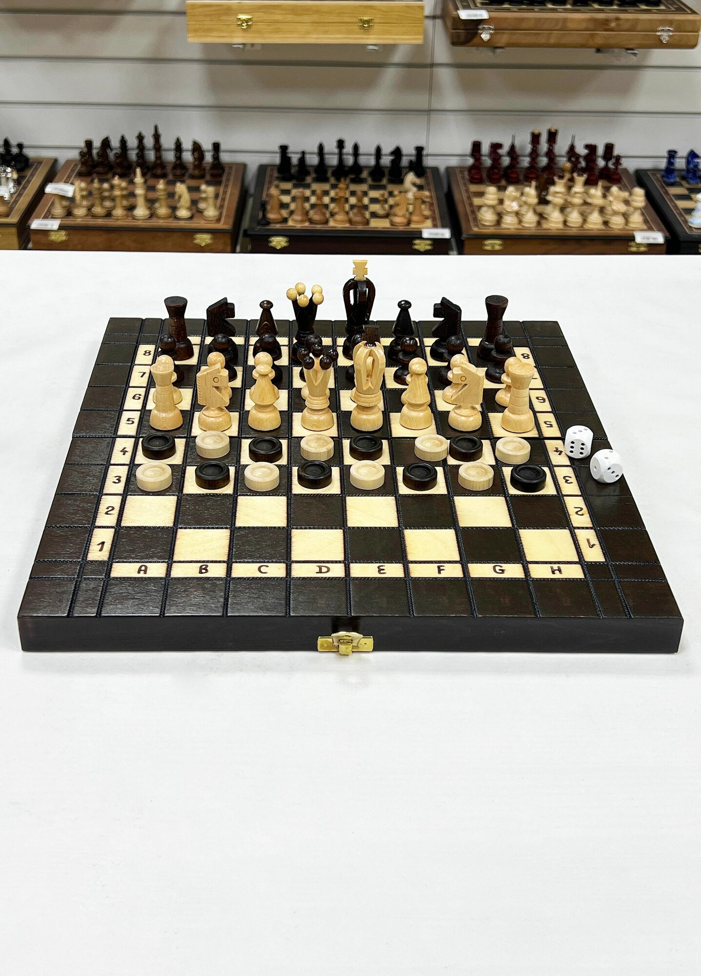 Шахматы 3в1 деревянные подарочные Путешествие средние Мадон